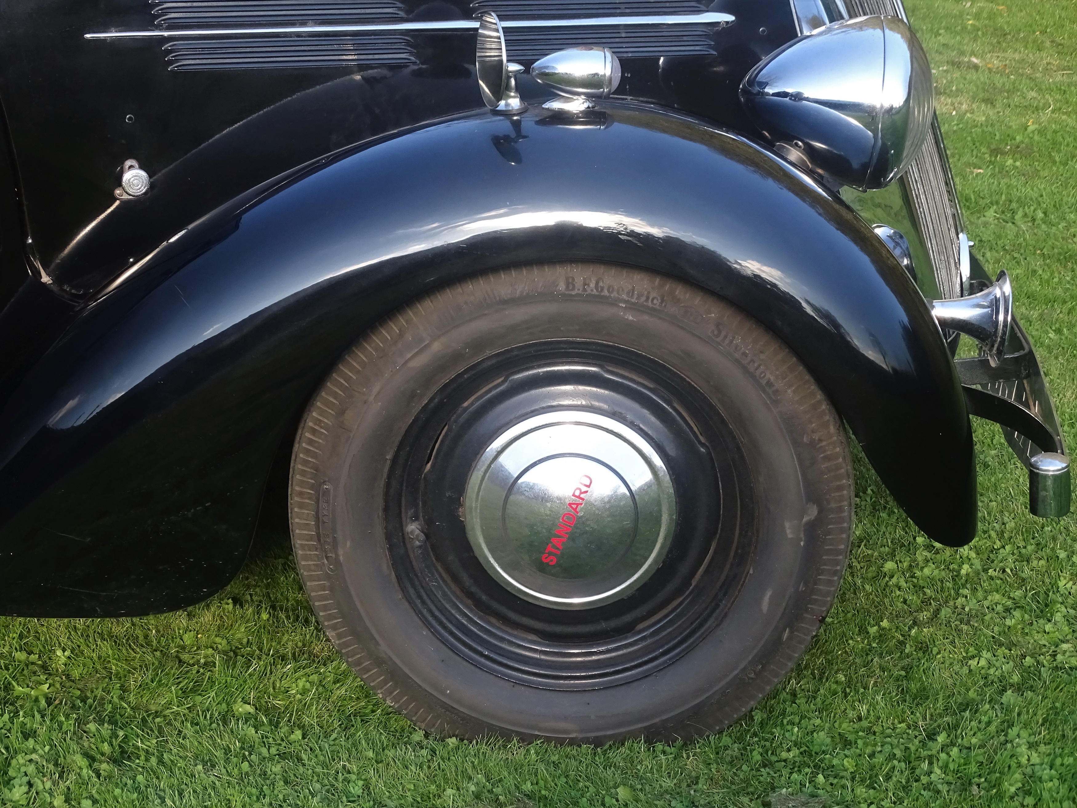 Lot 1 - 1939 Standard Flying 12