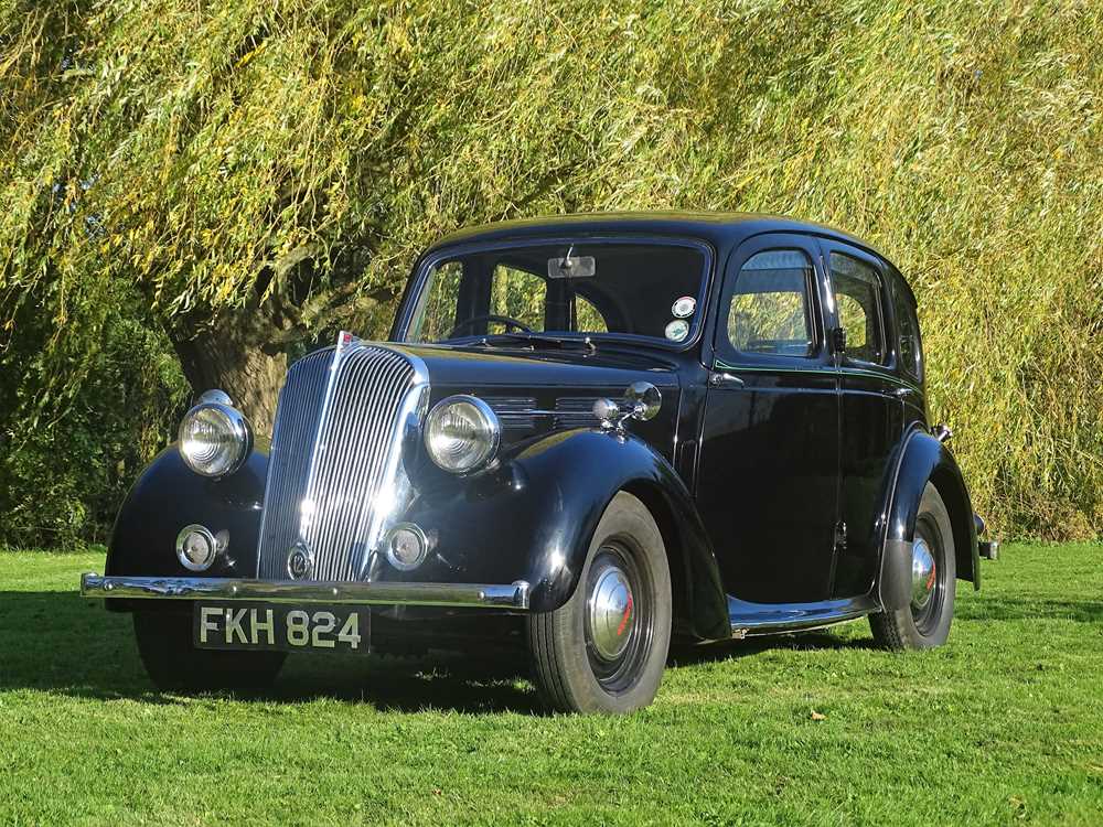 Lot 1 - 1939 Standard Flying 12
