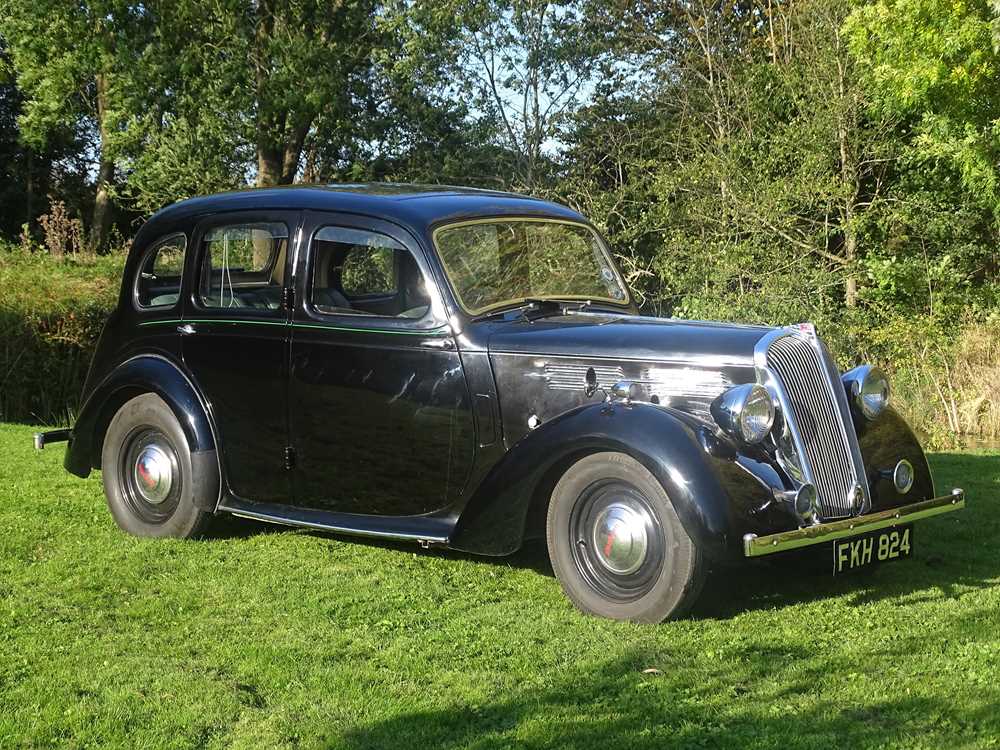 Lot 1 - 1939 Standard Flying 12