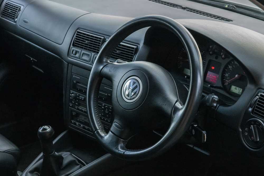 Lot 33 - 2003 Volkswagen Golf VR5
