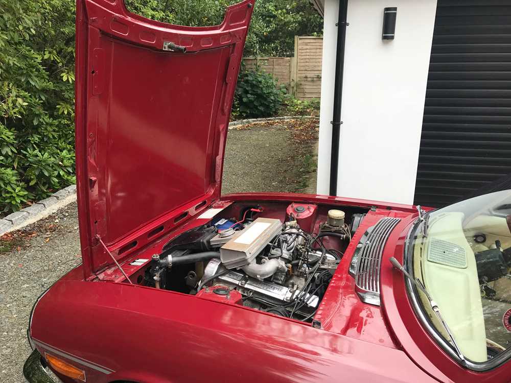 Lot 47 - 1975 Triumph Stag
