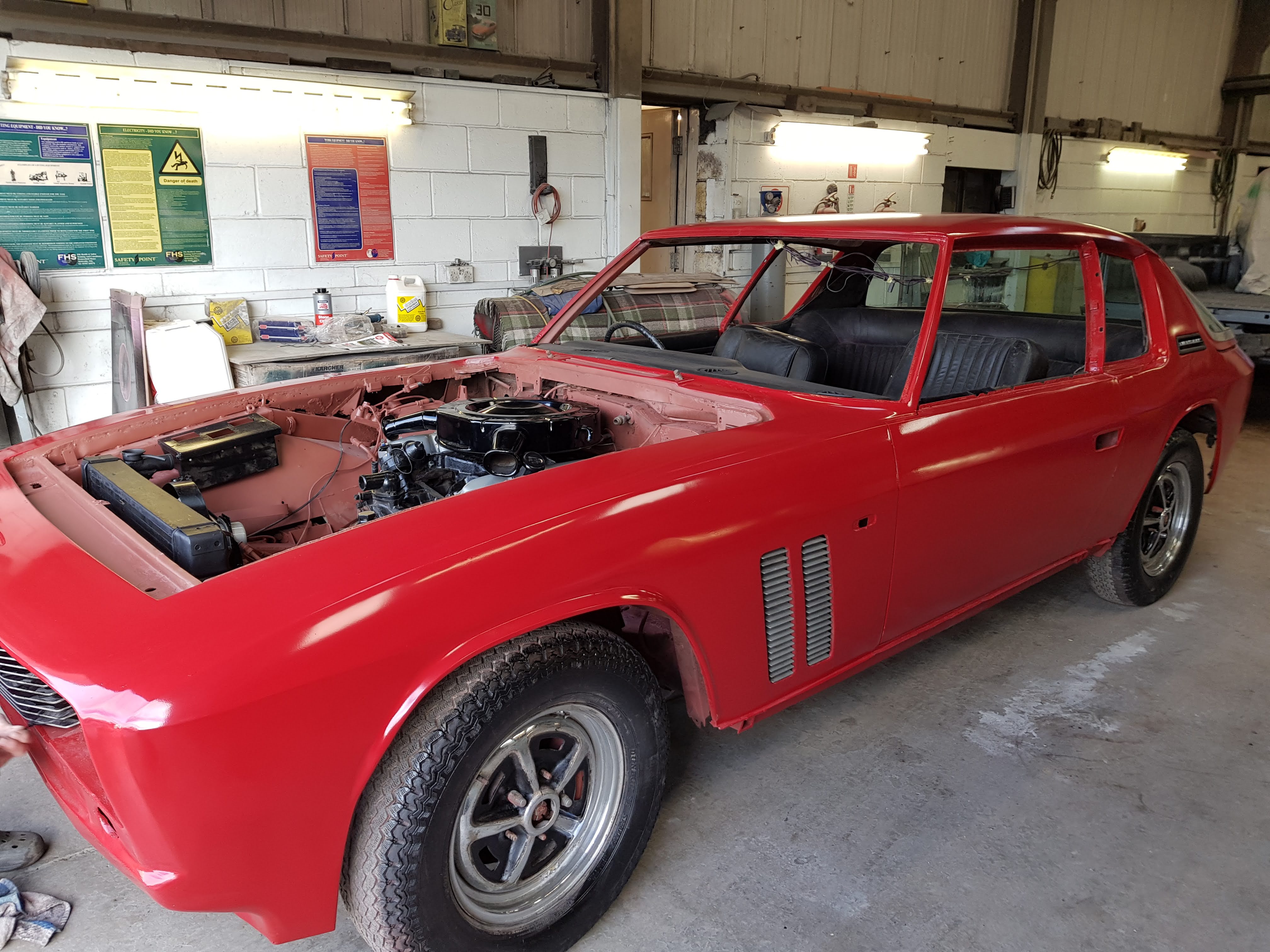 Lot 43 - 1970 Jensen FF II