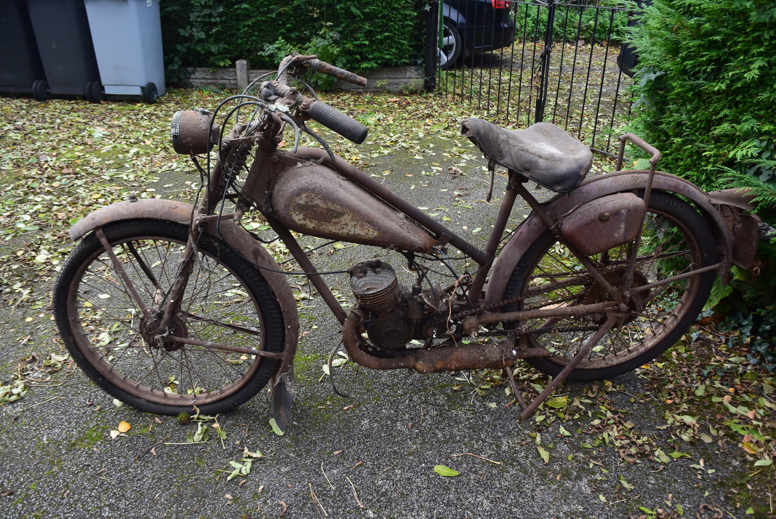 Lot 200 - c1950 James Autocycle