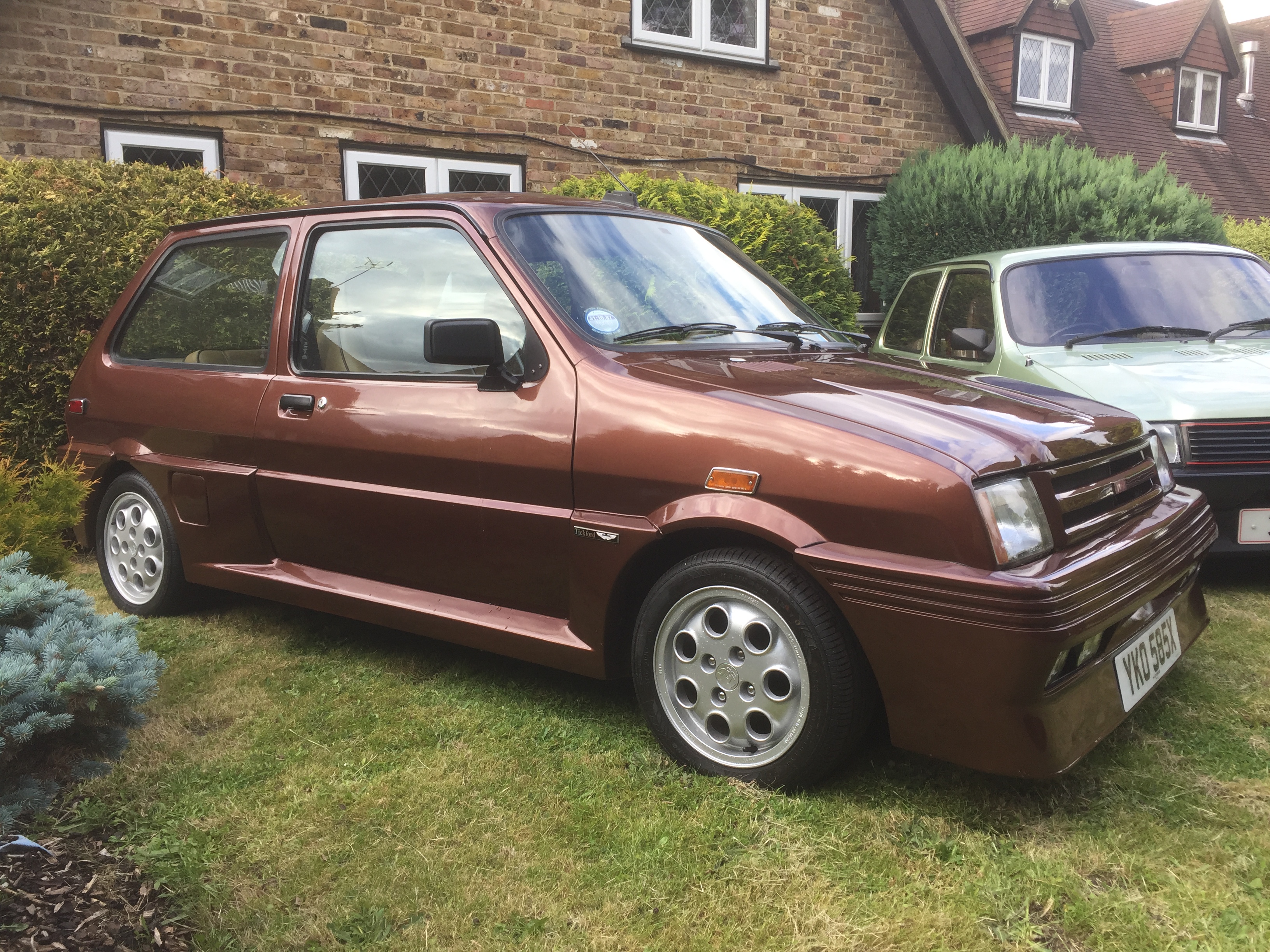 Lot 320 - 1982 Frazer-Tickford Metro
