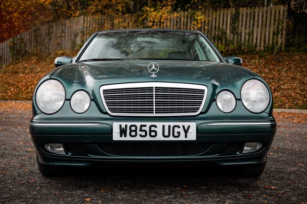 Lot 11 - 2000 Mercedes-Benz E240 Elegance