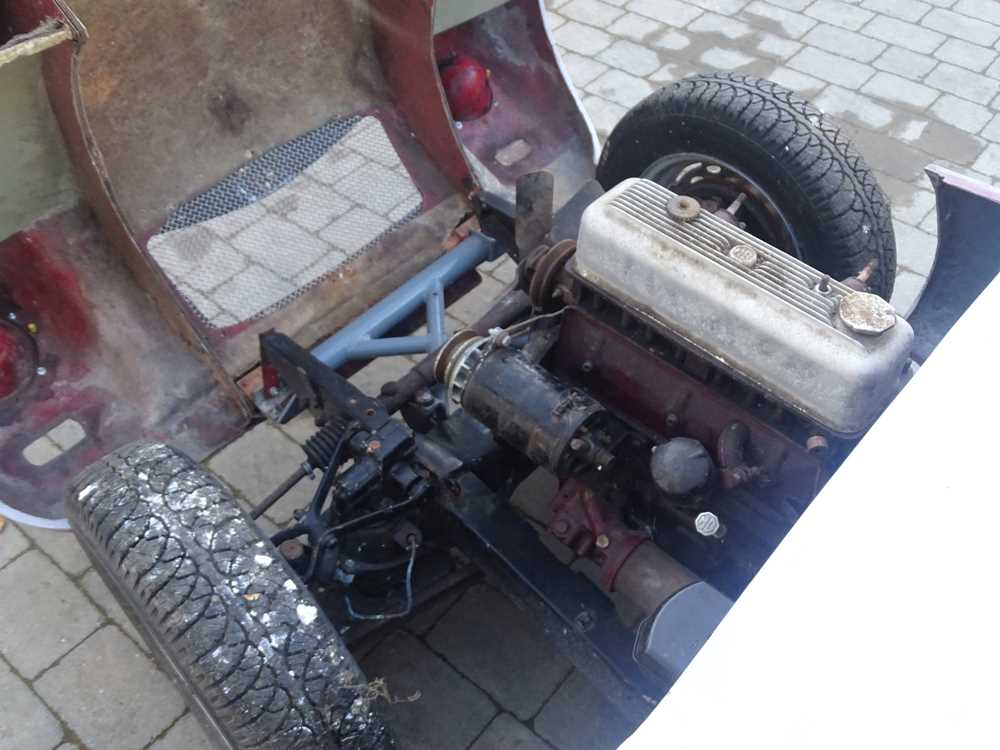 Lot 28 - c.1954 Peel P1000