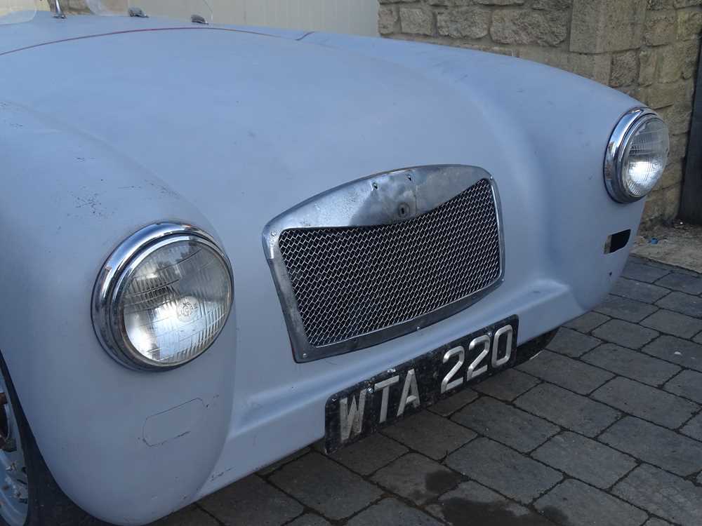 Lot 28 - c.1954 Peel P1000