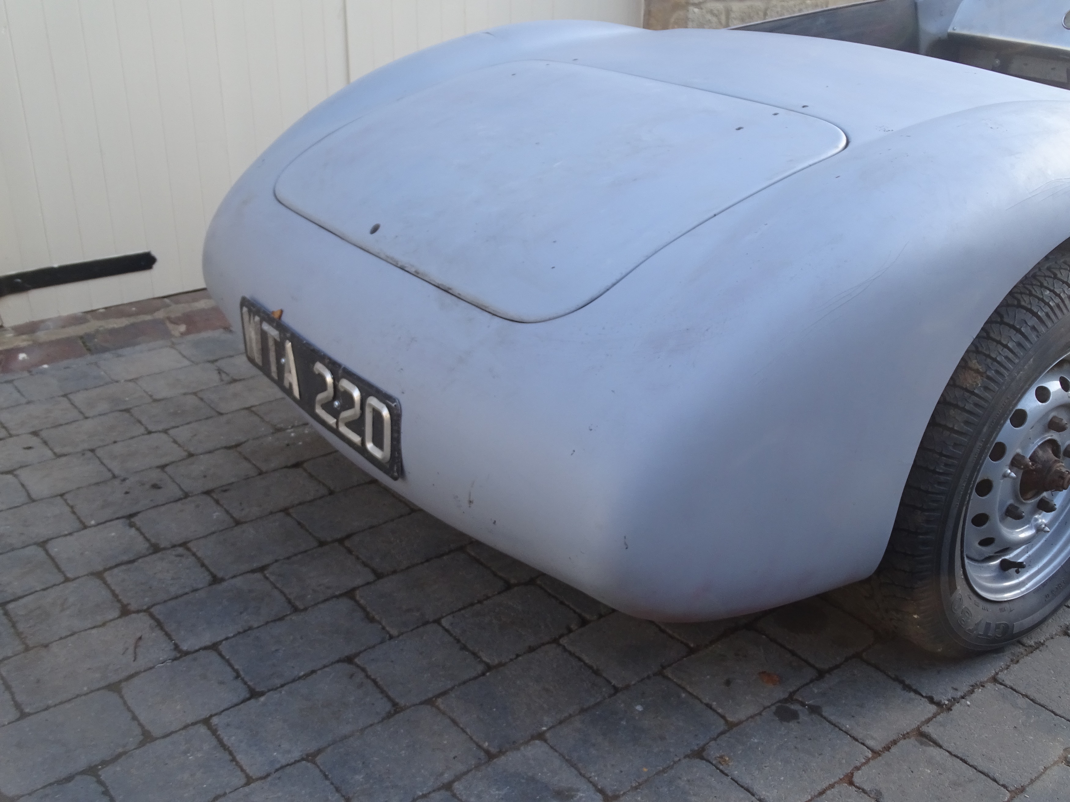 Lot 28 - c.1954 Peel P1000