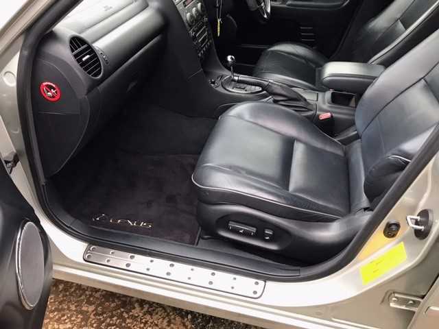 Lot 69 - 2003 Lexus IS300 Sport Cross