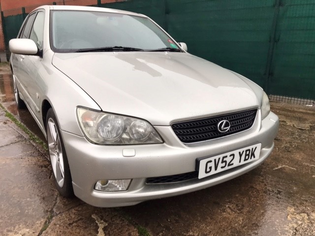 Lot 69 - 2003 Lexus IS300 Sport Cross