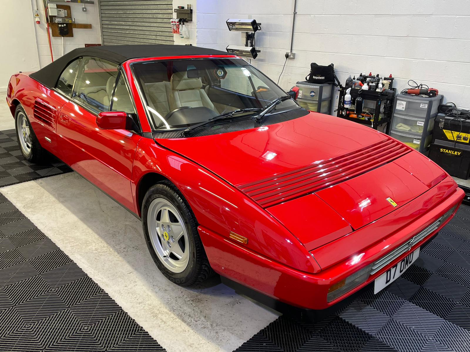 Lot 64 - 1990 Ferrari Mondial T Cabriolet