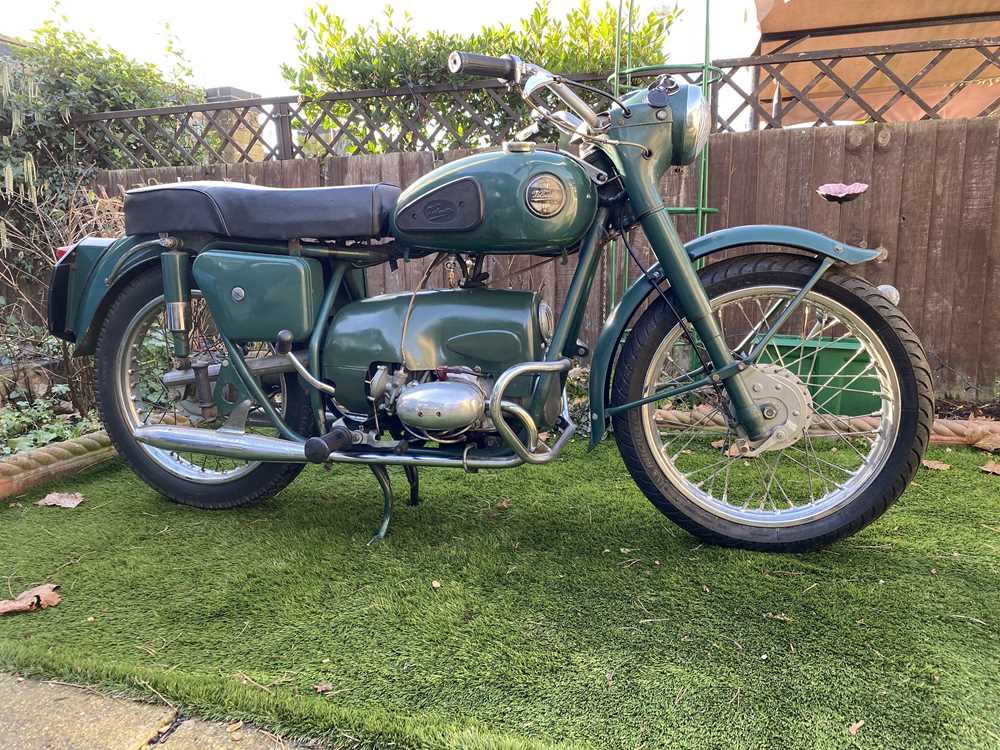 Lot 208 - 1958 Velocette Valiant