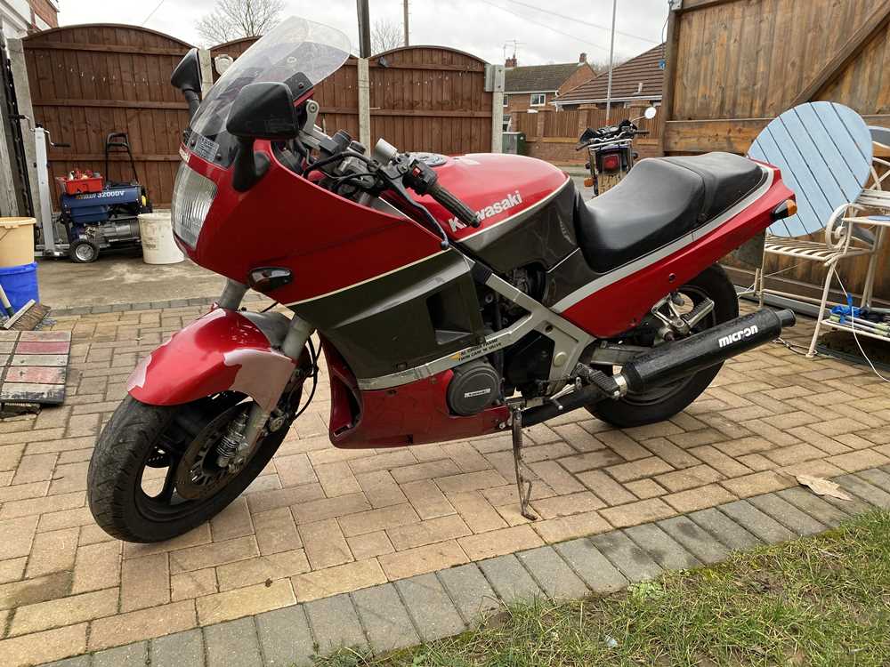 Lot 339 - 1987 Kawasaki GPZ 400R