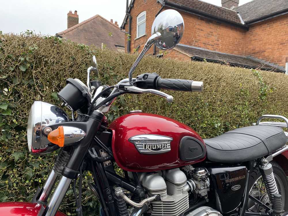 Lot 249 - 2004 Triumph Bonneville