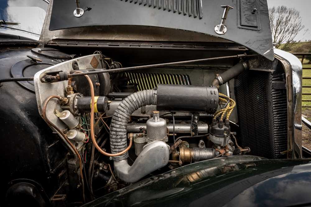 Lot 65 - 1936 Riley 15/6 Adelphi Saloon