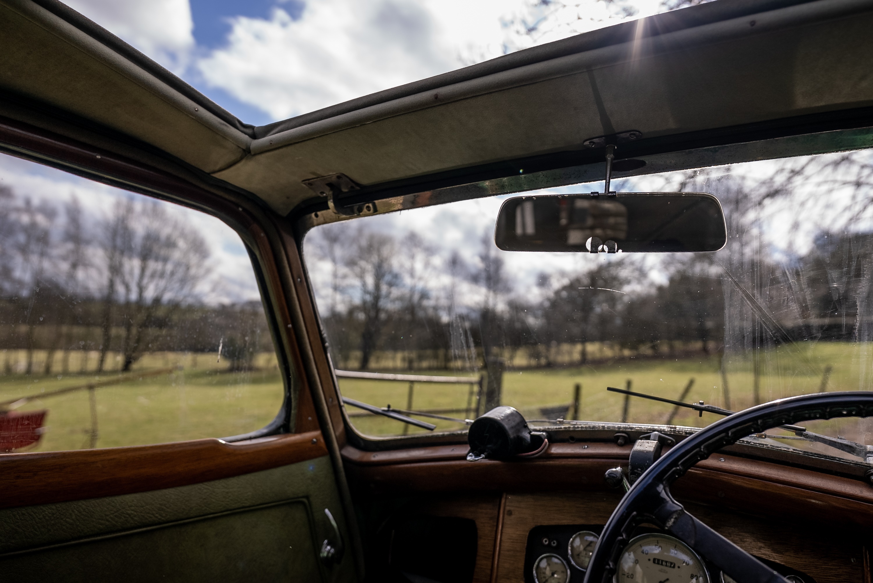 Lot 65 - 1936 Riley 15/6 Adelphi Saloon