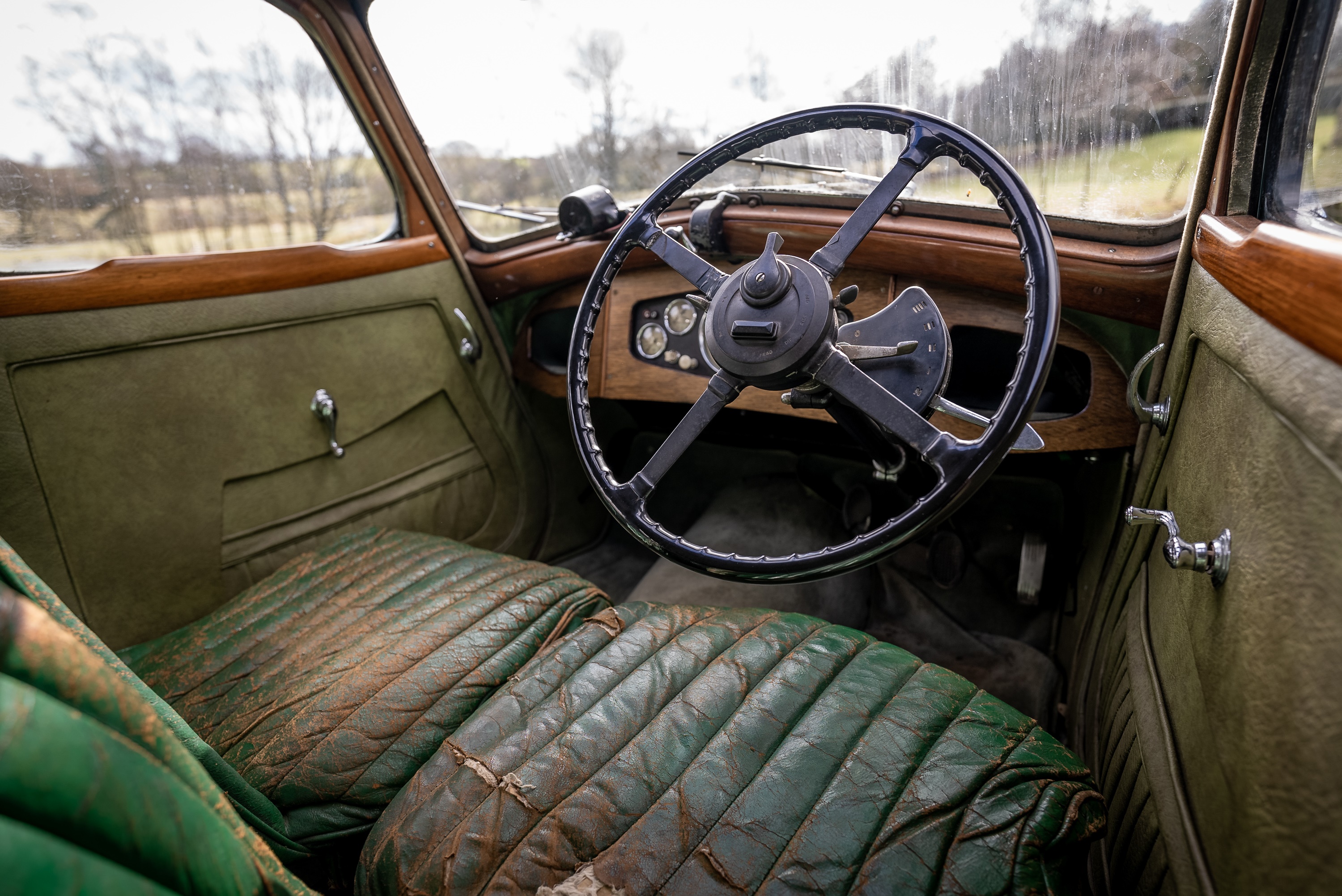 Lot 65 - 1936 Riley 15/6 Adelphi Saloon