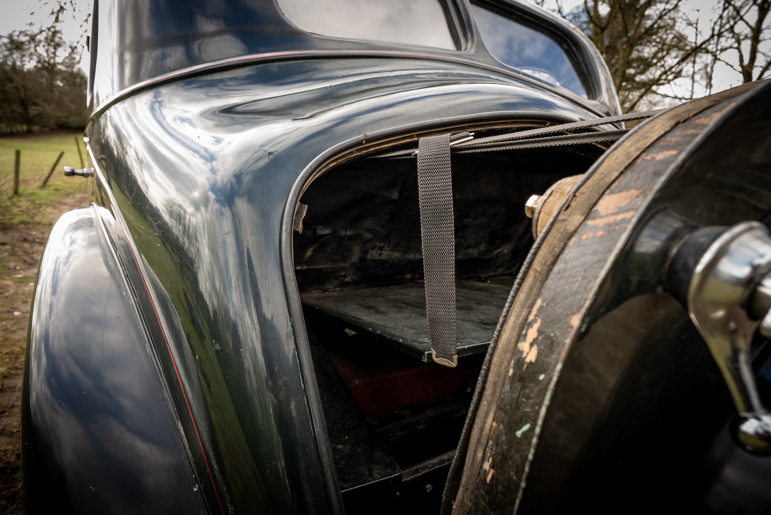 Lot 65 - 1936 Riley 15/6 Adelphi Saloon
