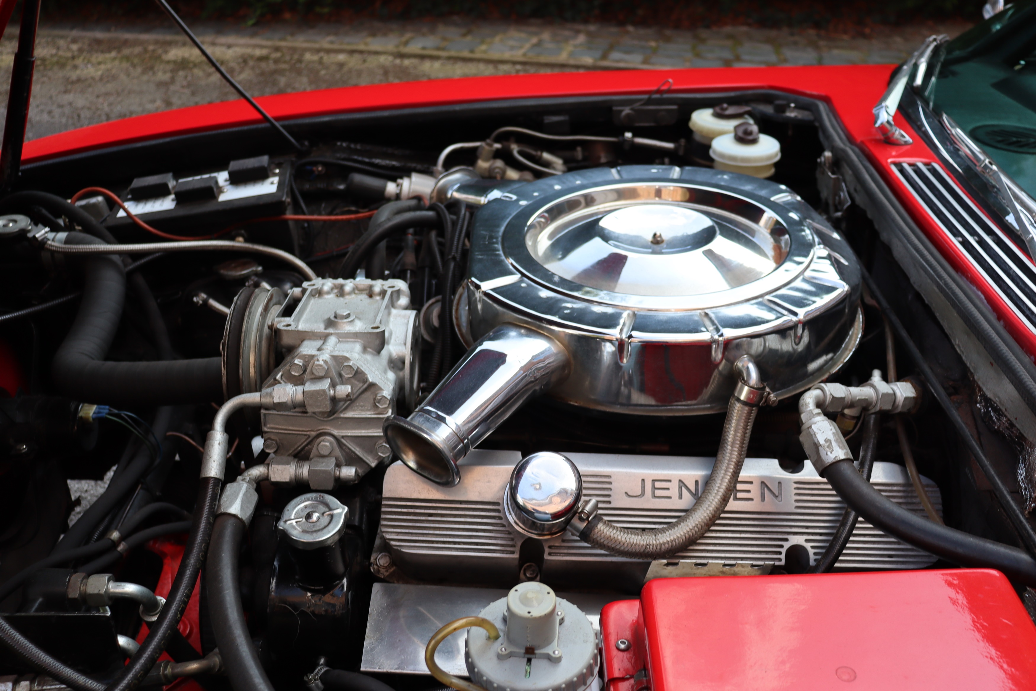 Lot 52 - 1971 Jensen FF II