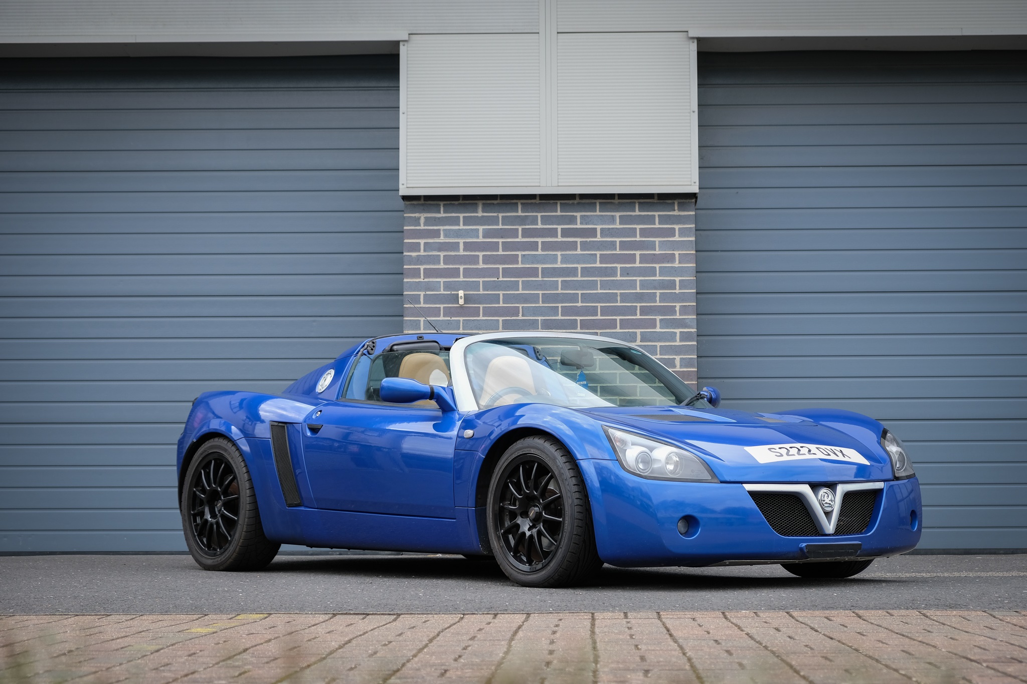 Lot 22 - 2002 Vauxhall VX220