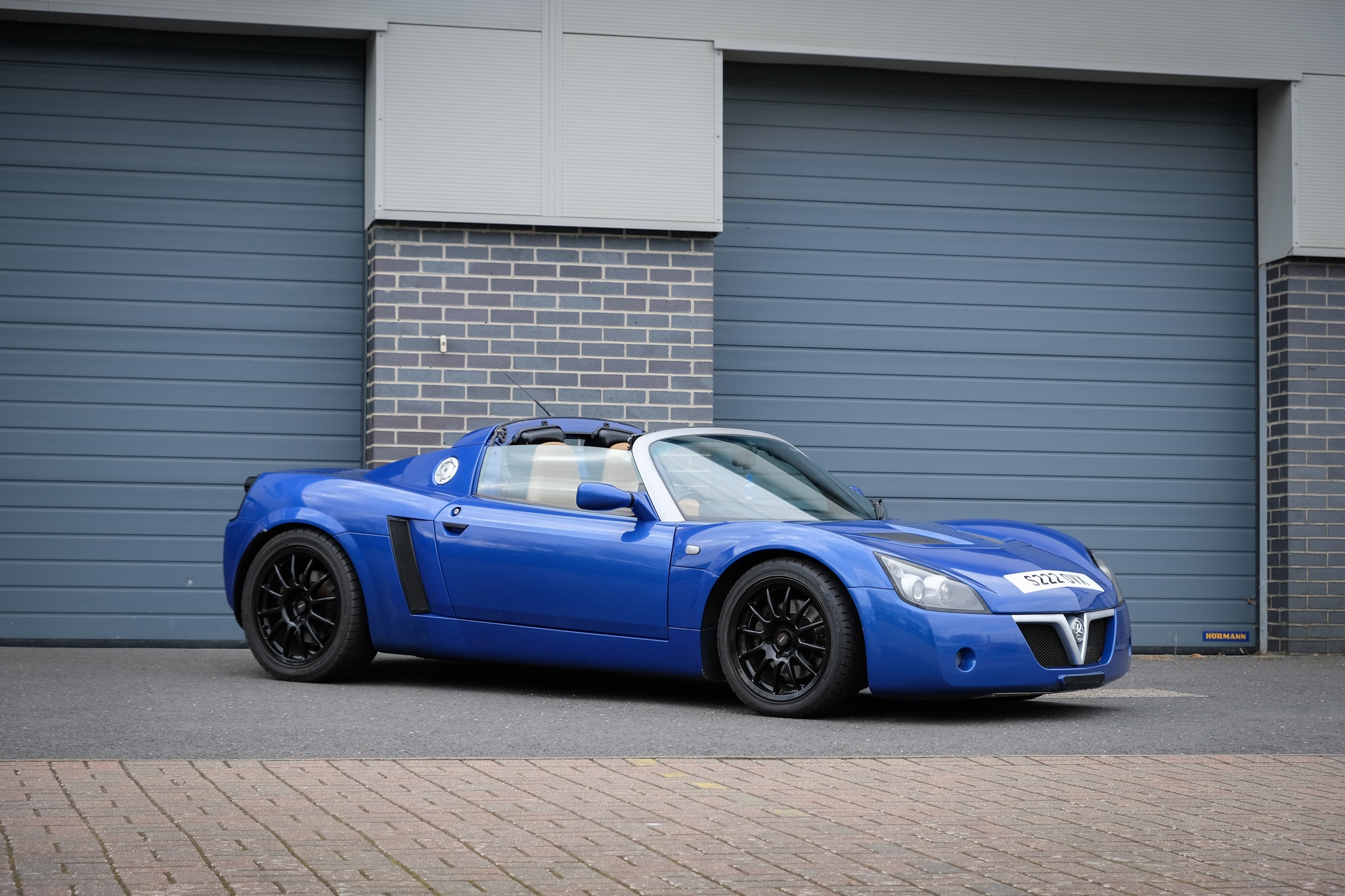 Lot 22 - 2002 Vauxhall VX220