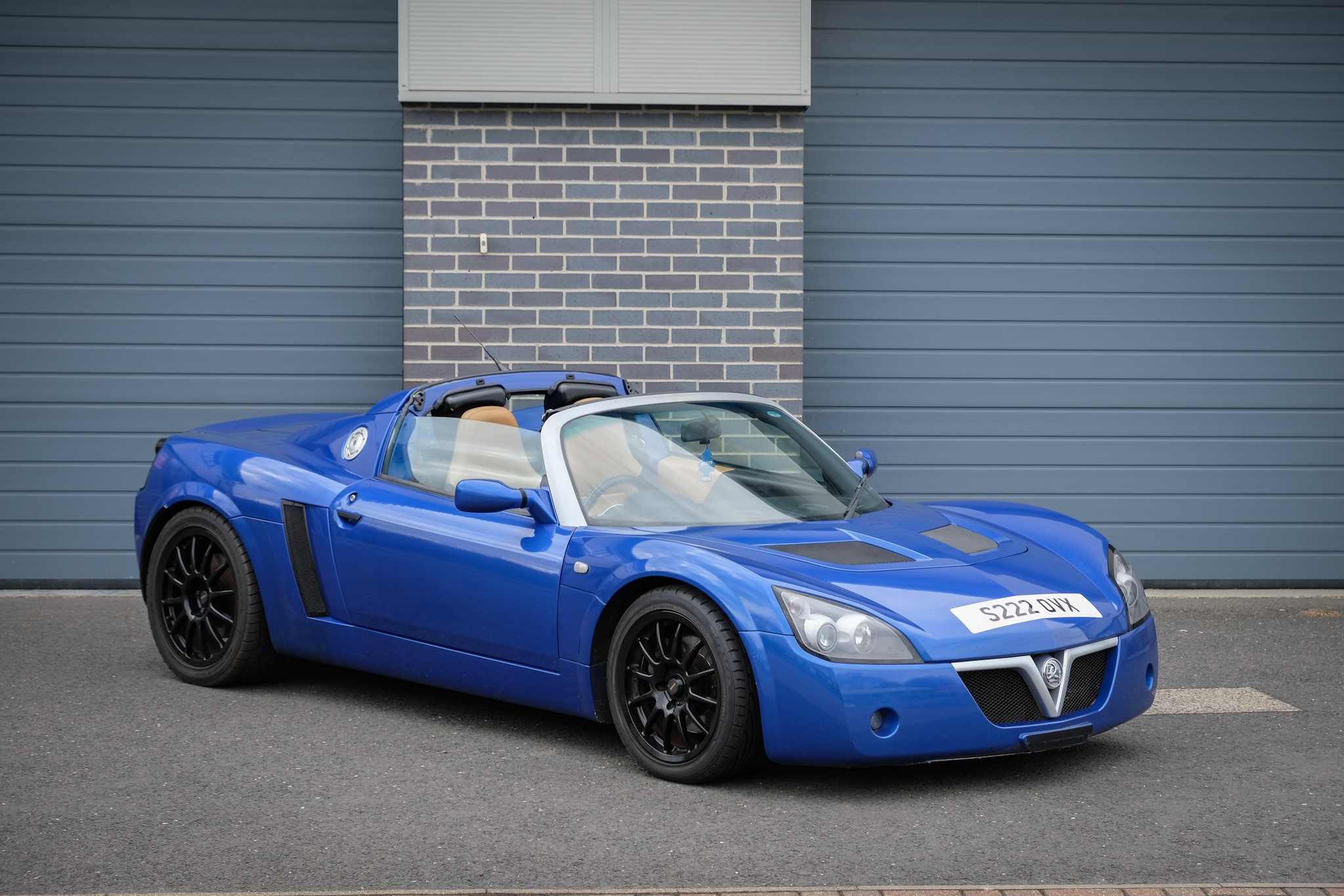 Lot 22 - 2002 Vauxhall VX220