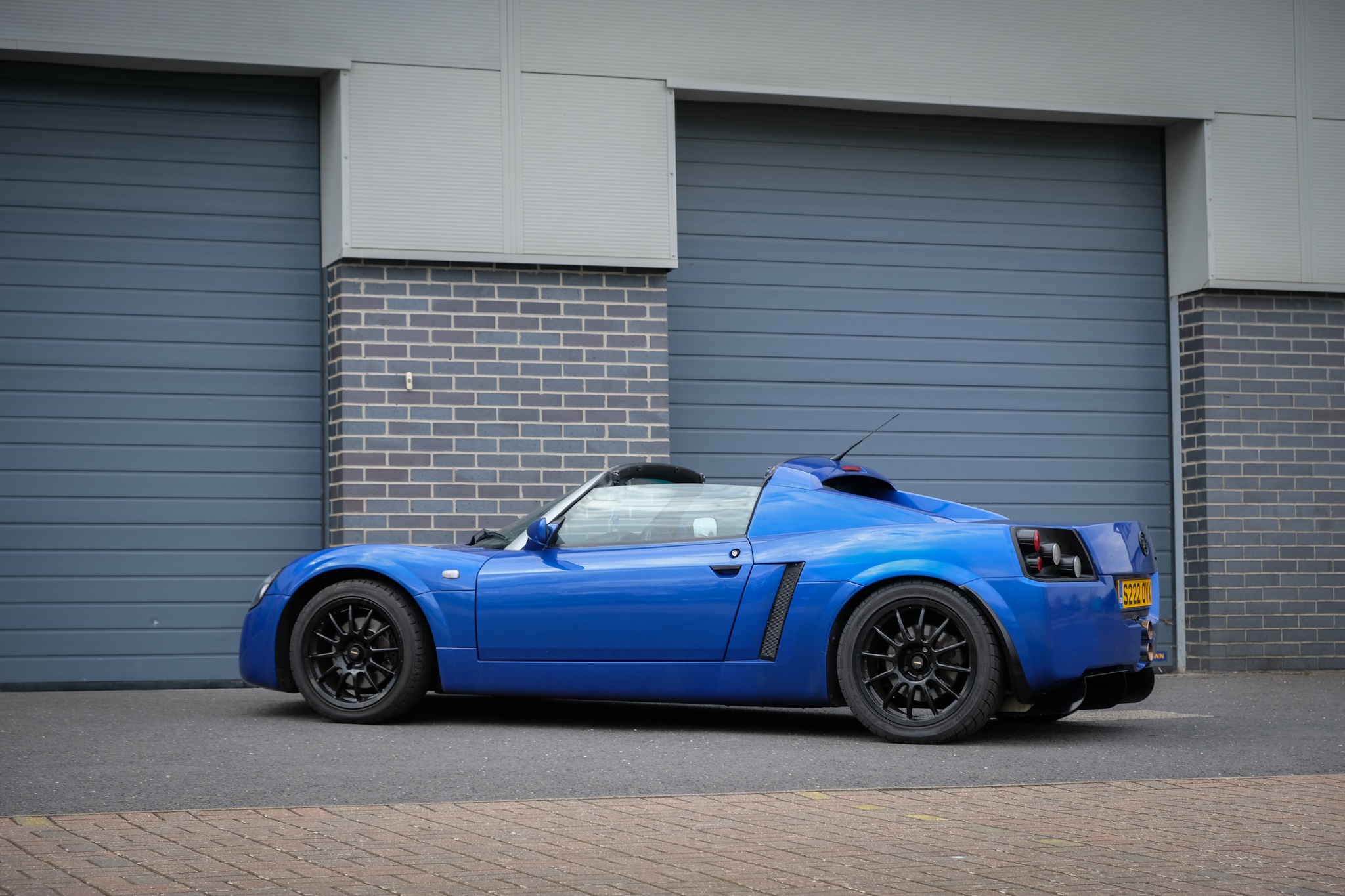 Lot 22 - 2002 Vauxhall VX220