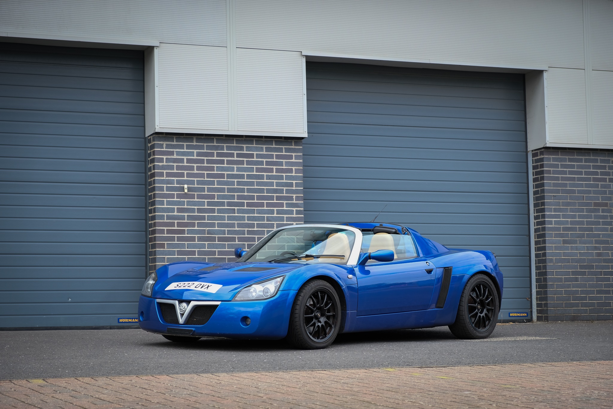 Lot 22 - 2002 Vauxhall VX220