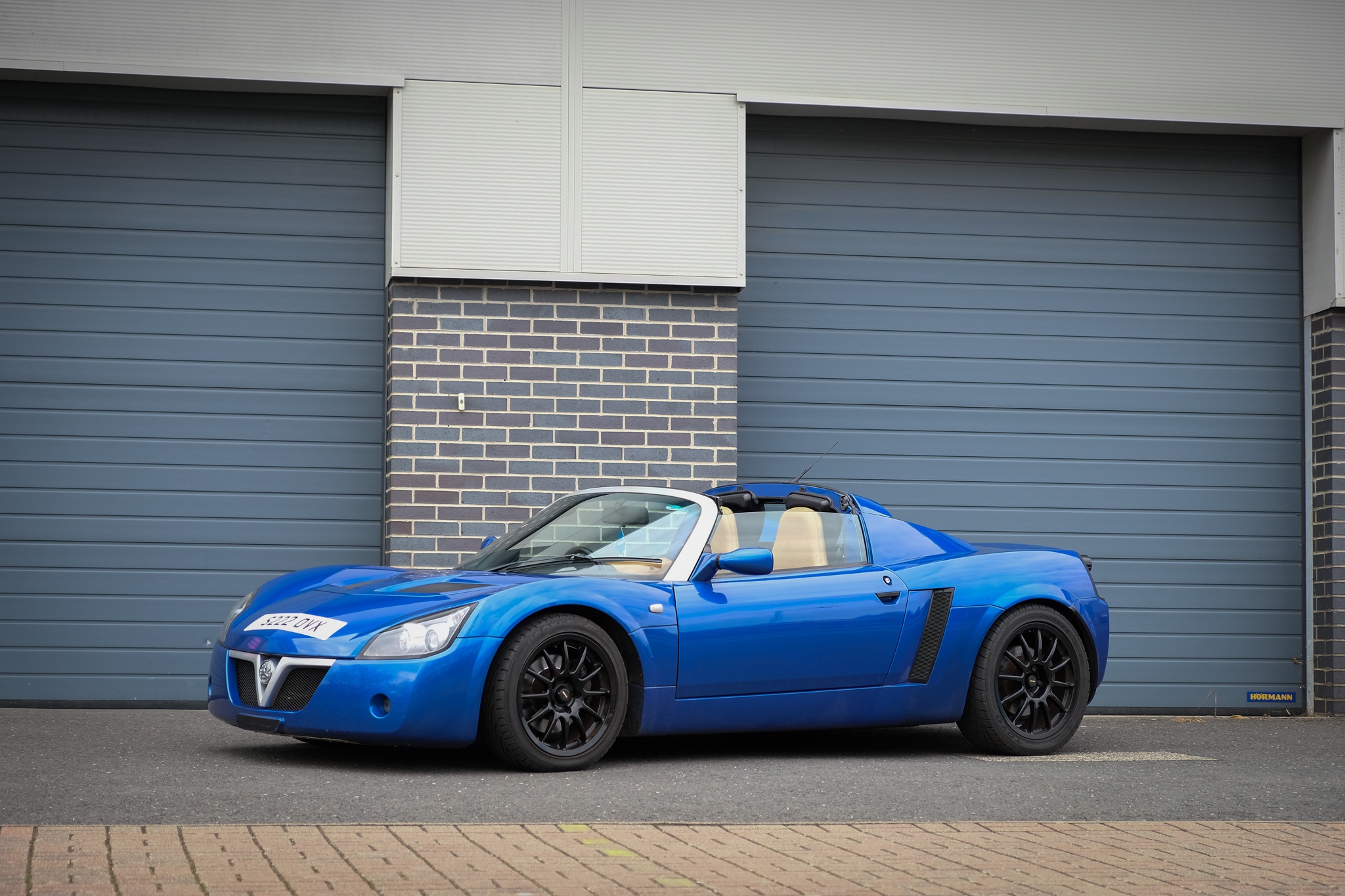 Lot 22 - 2002 Vauxhall VX220