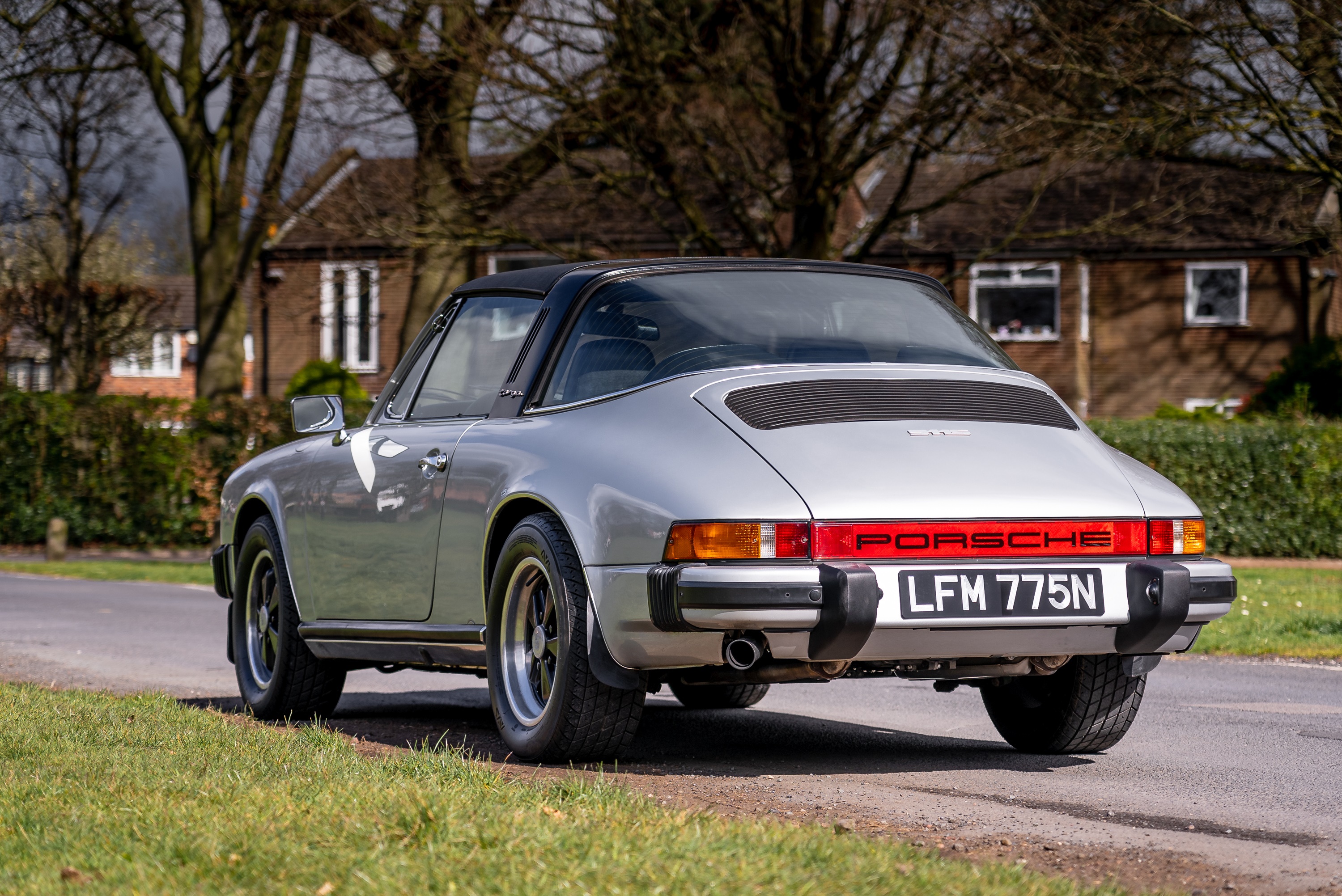 Lot 40 - 1975 Porsche 911S Targa