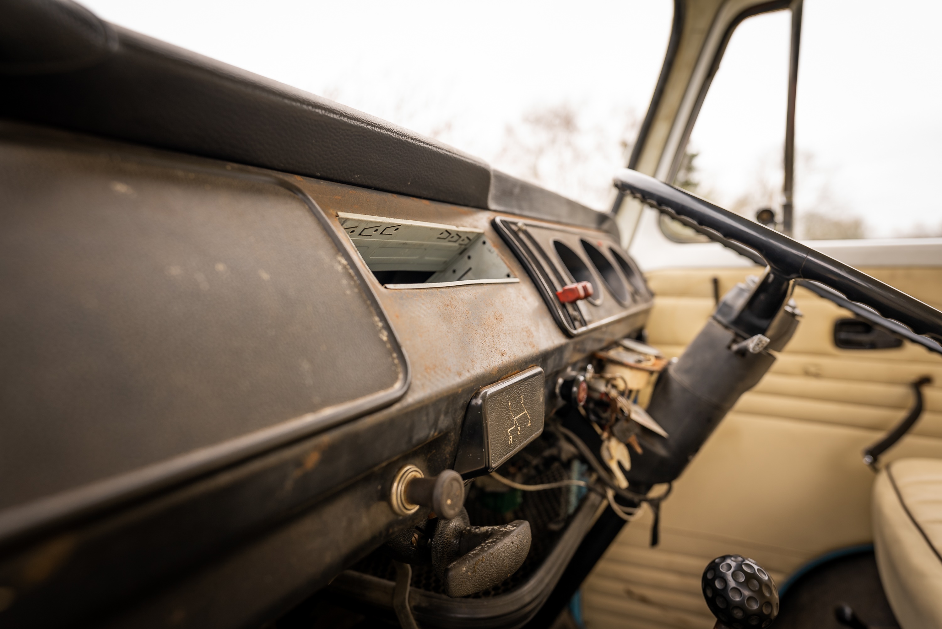 Lot 20 - 1978 Volkswagen Kombi Eight-Seater Minibus