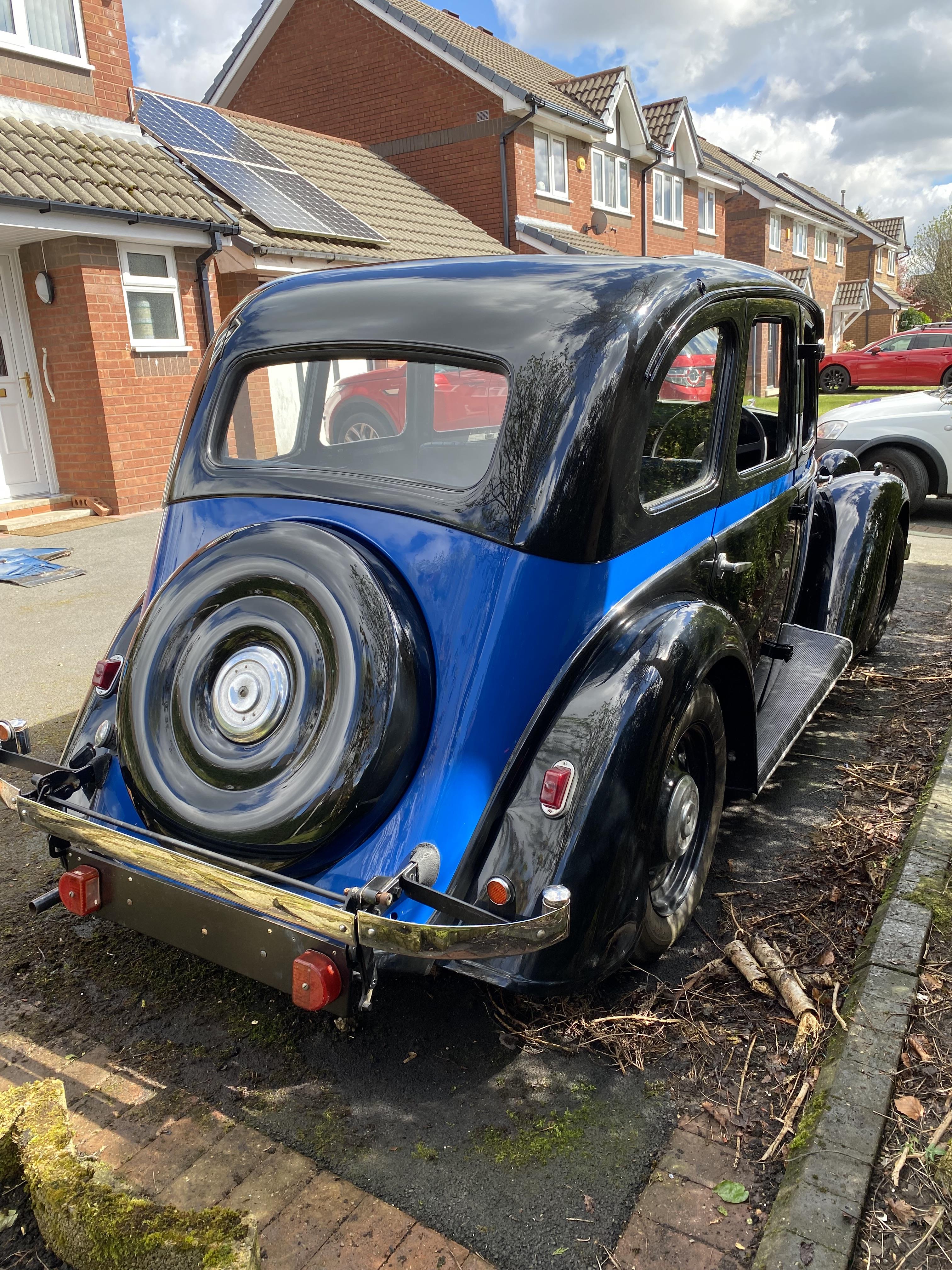Lot 104 - 1937 Morris 10/4 Saloon