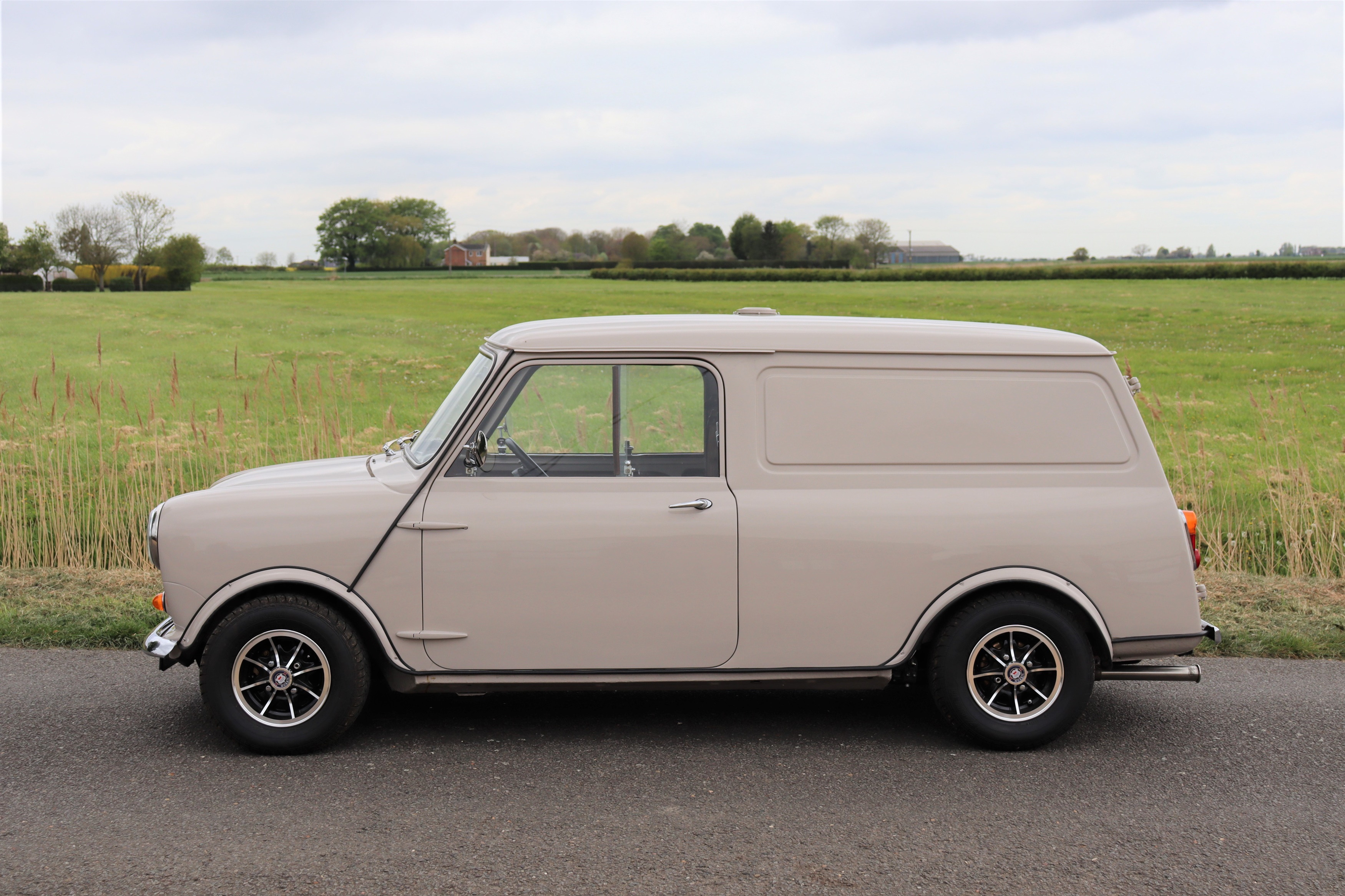 Lot 63 - 1961 Morris Mini 850 Van