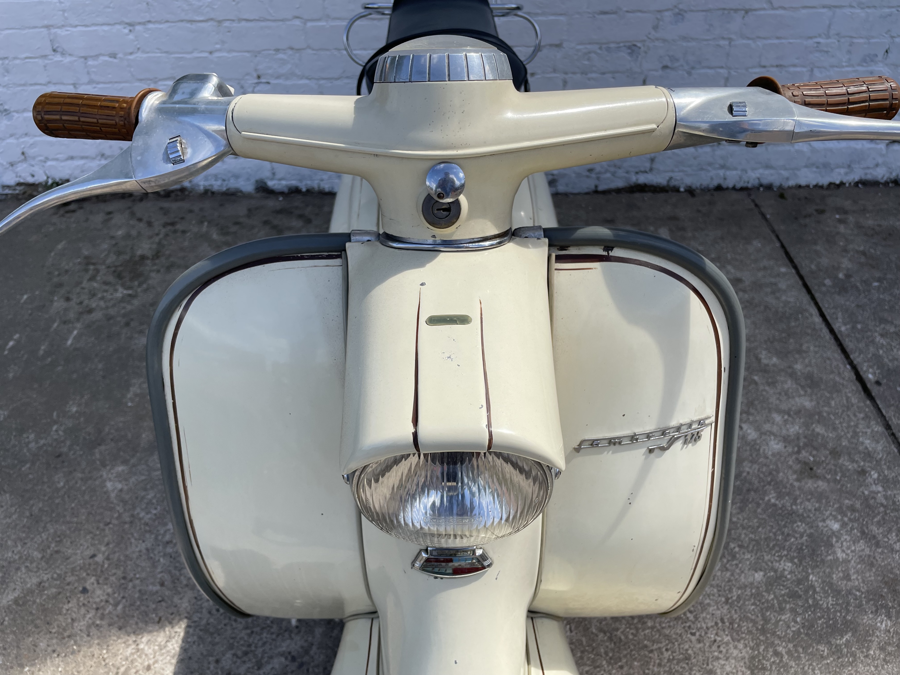 Lot 121 - 1958 Lambretta TV175 Series 1