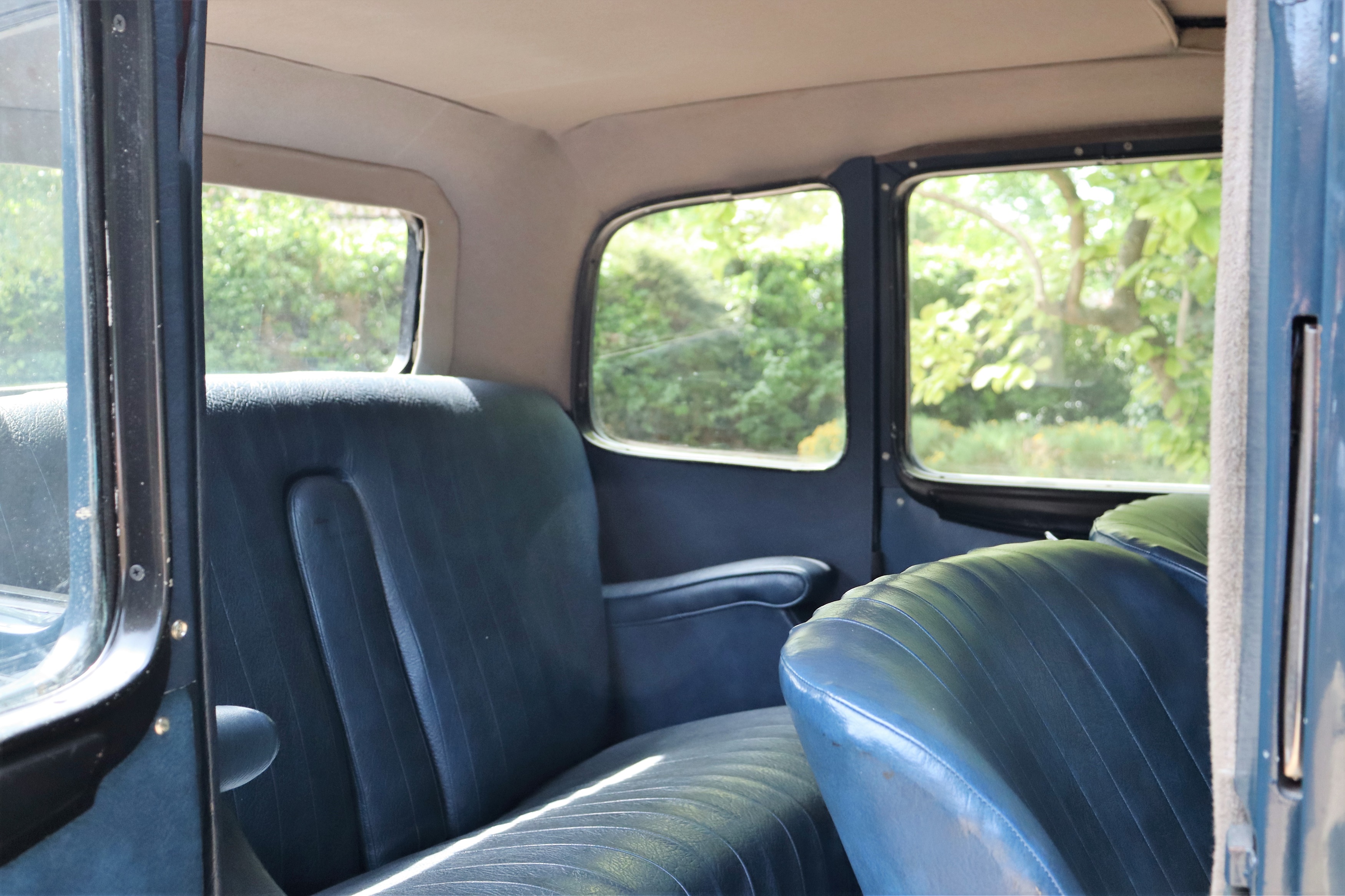 Lot 101 - 1935 Austin 12/4 Ascot Saloon