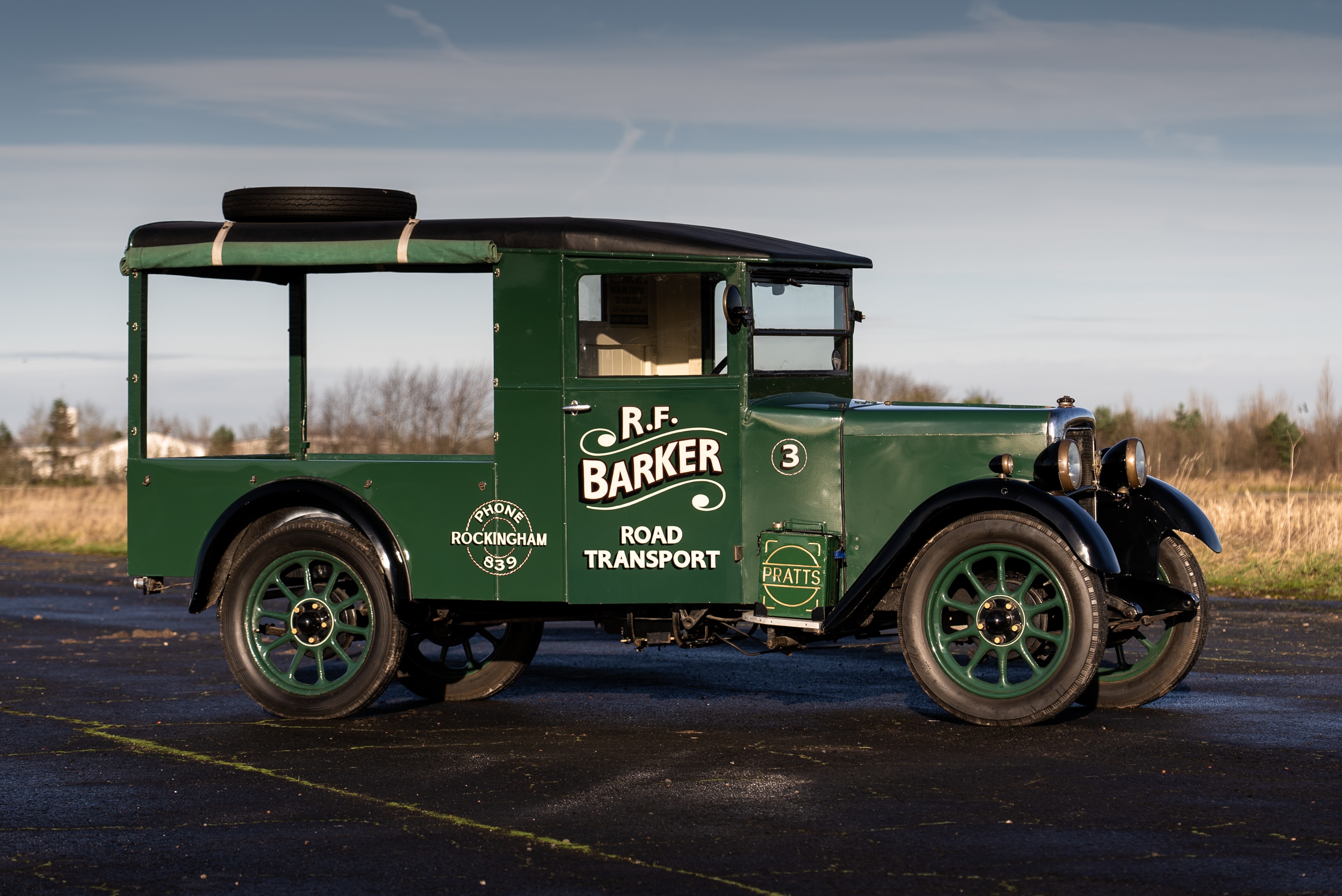 Lot 43 - 1931 Jowett Covered Delivery Lorry