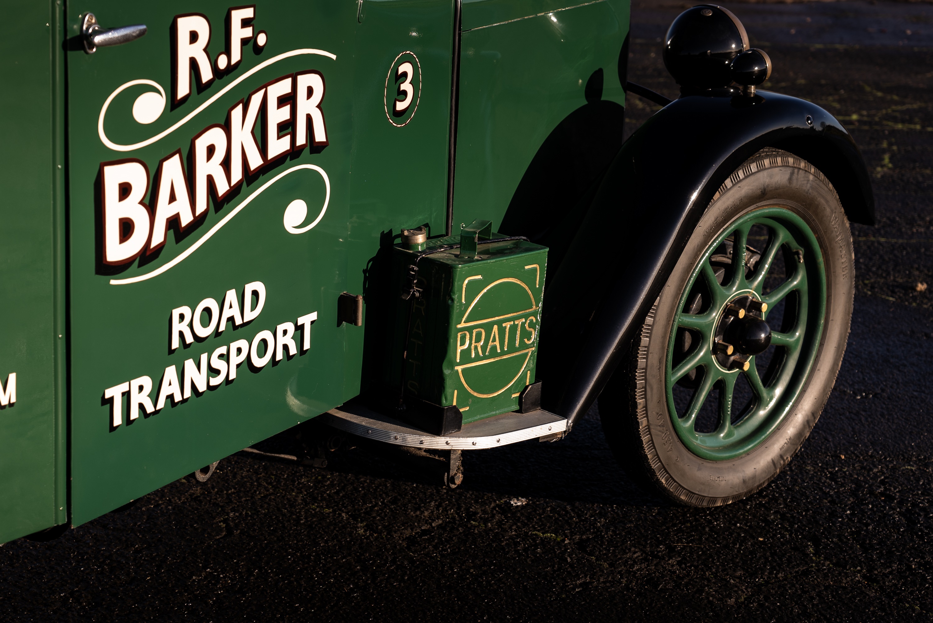 Lot 43 - 1931 Jowett Covered Delivery Lorry