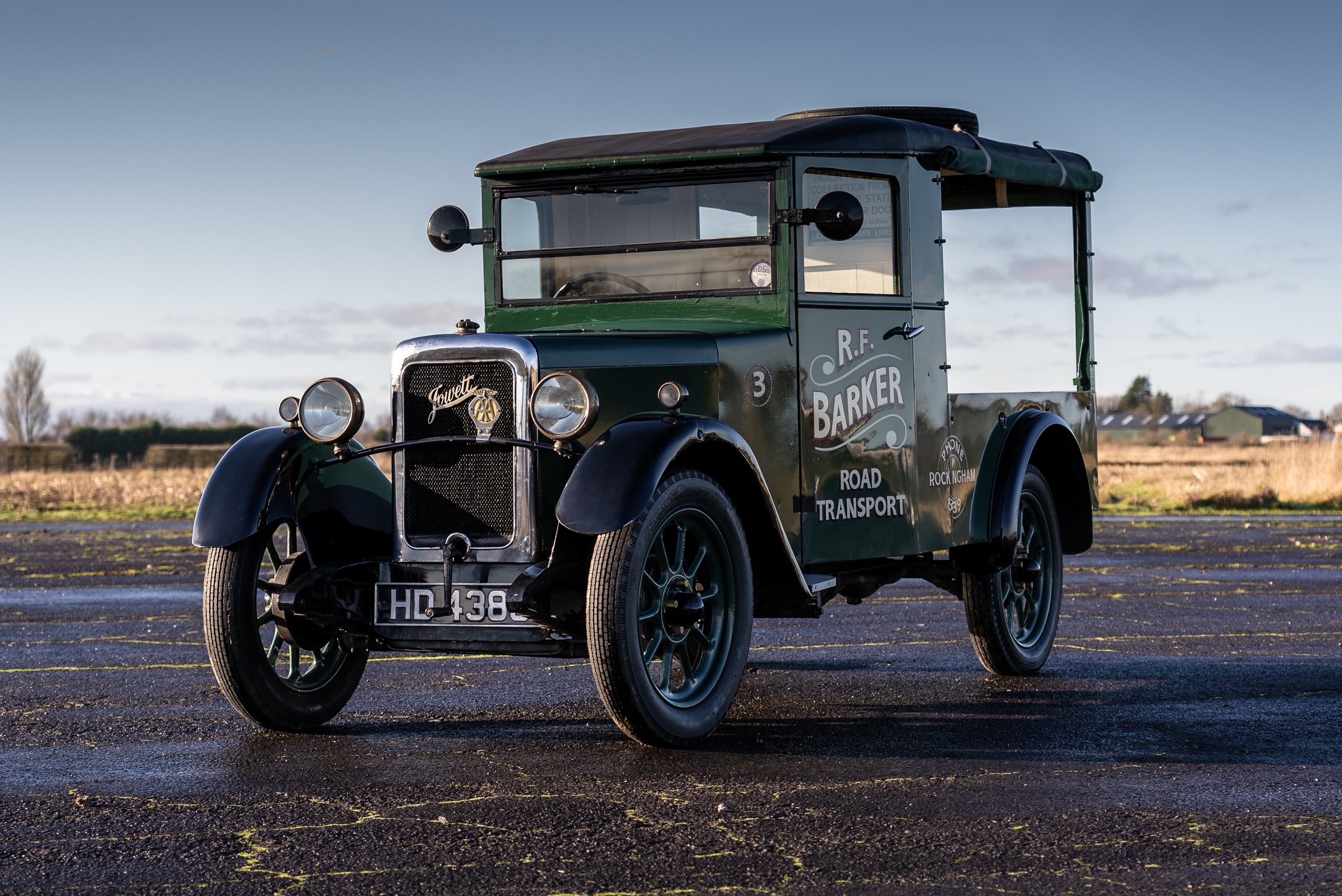Lot 43 - 1931 Jowett Covered Delivery Lorry
