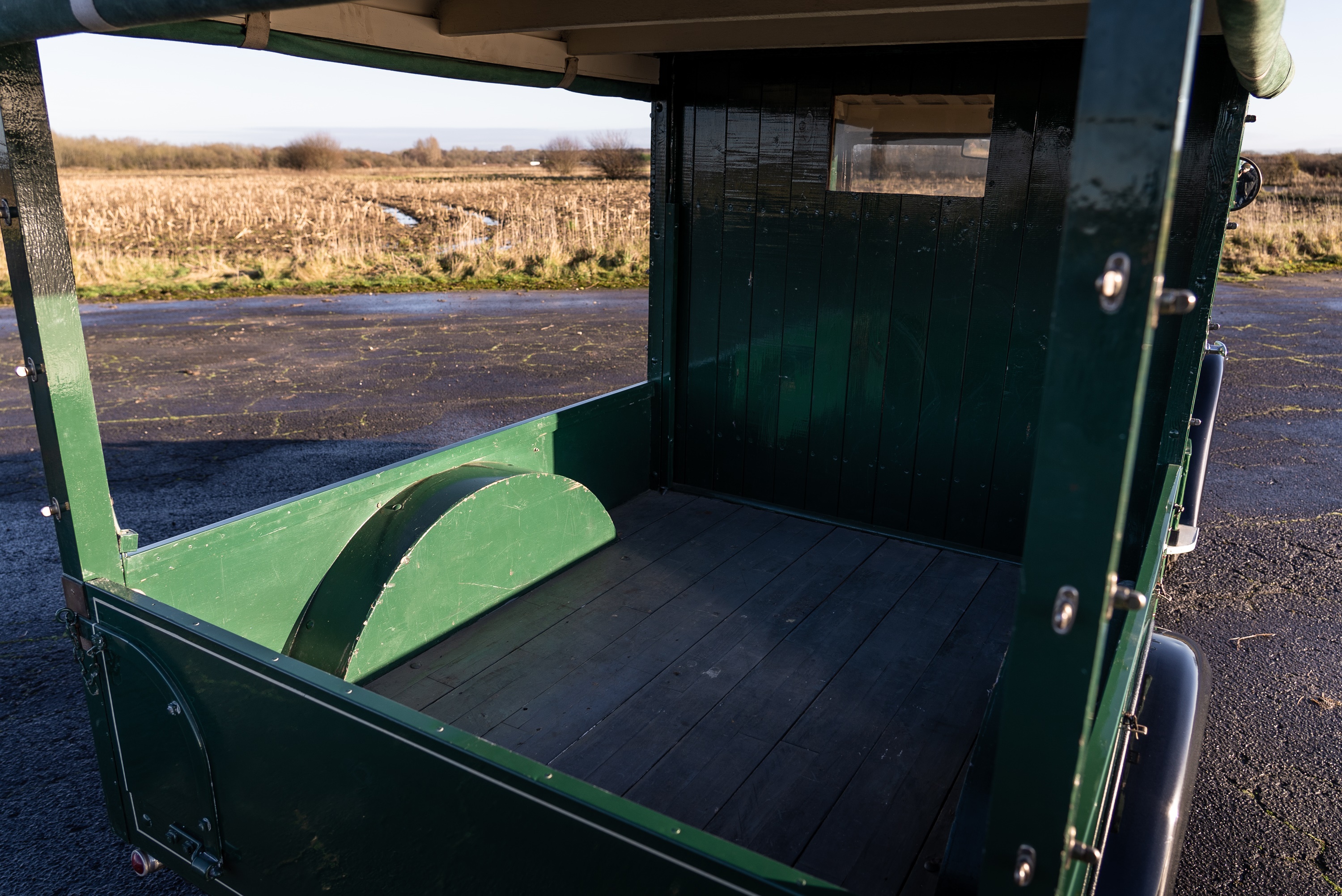 Lot 43 - 1931 Jowett Covered Delivery Lorry
