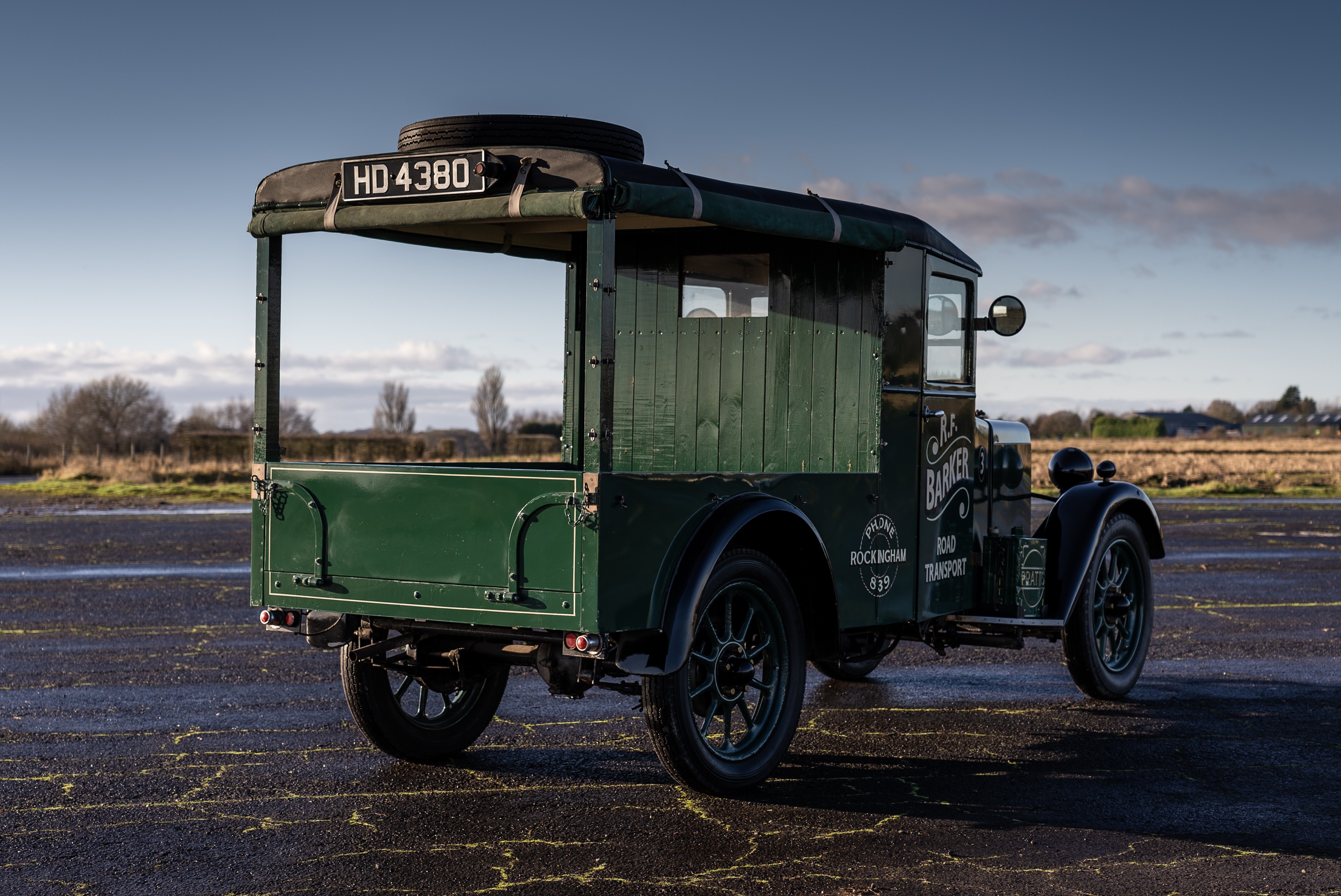 Lot 43 - 1931 Jowett Covered Delivery Lorry