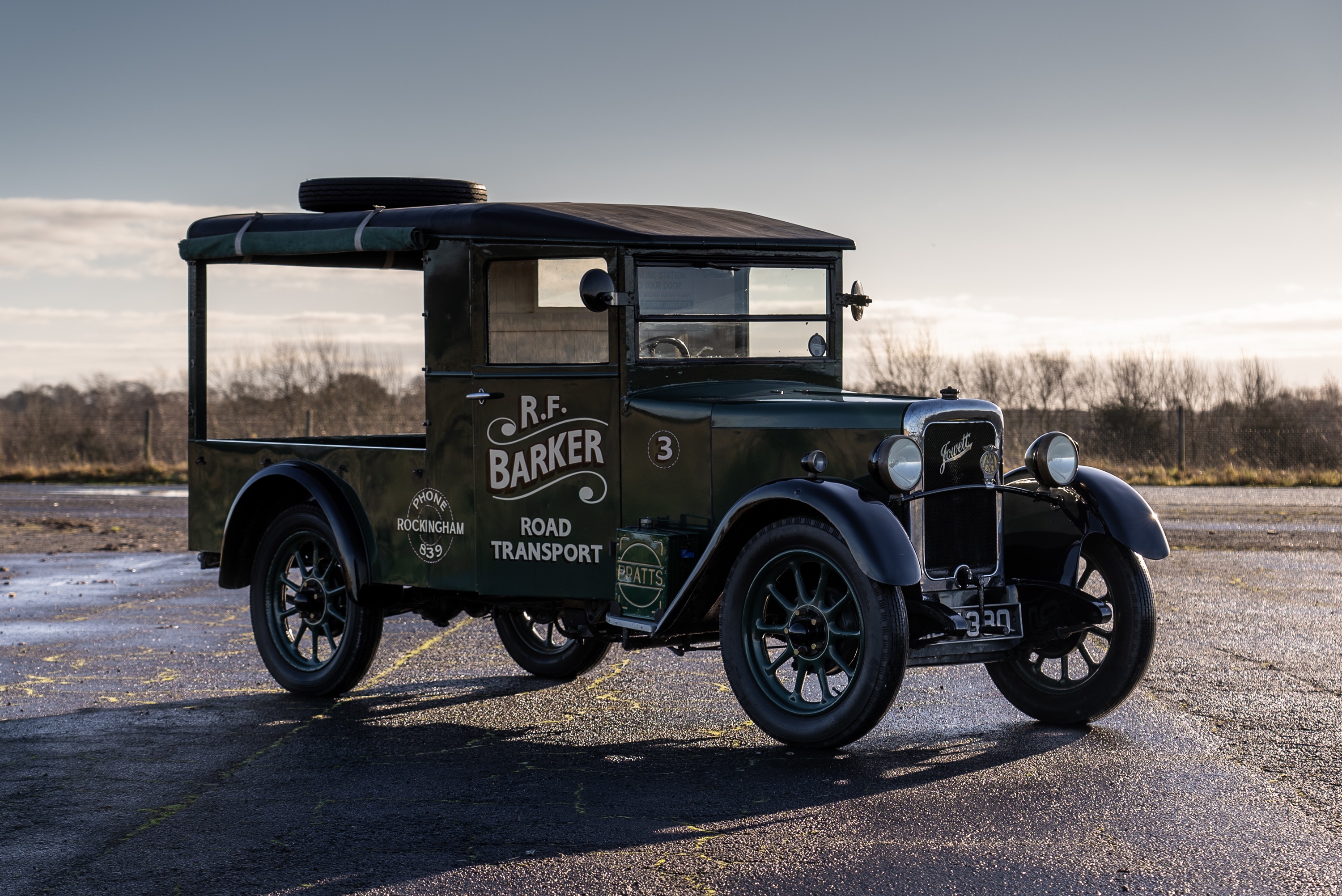 Lot 43 - 1931 Jowett Covered Delivery Lorry