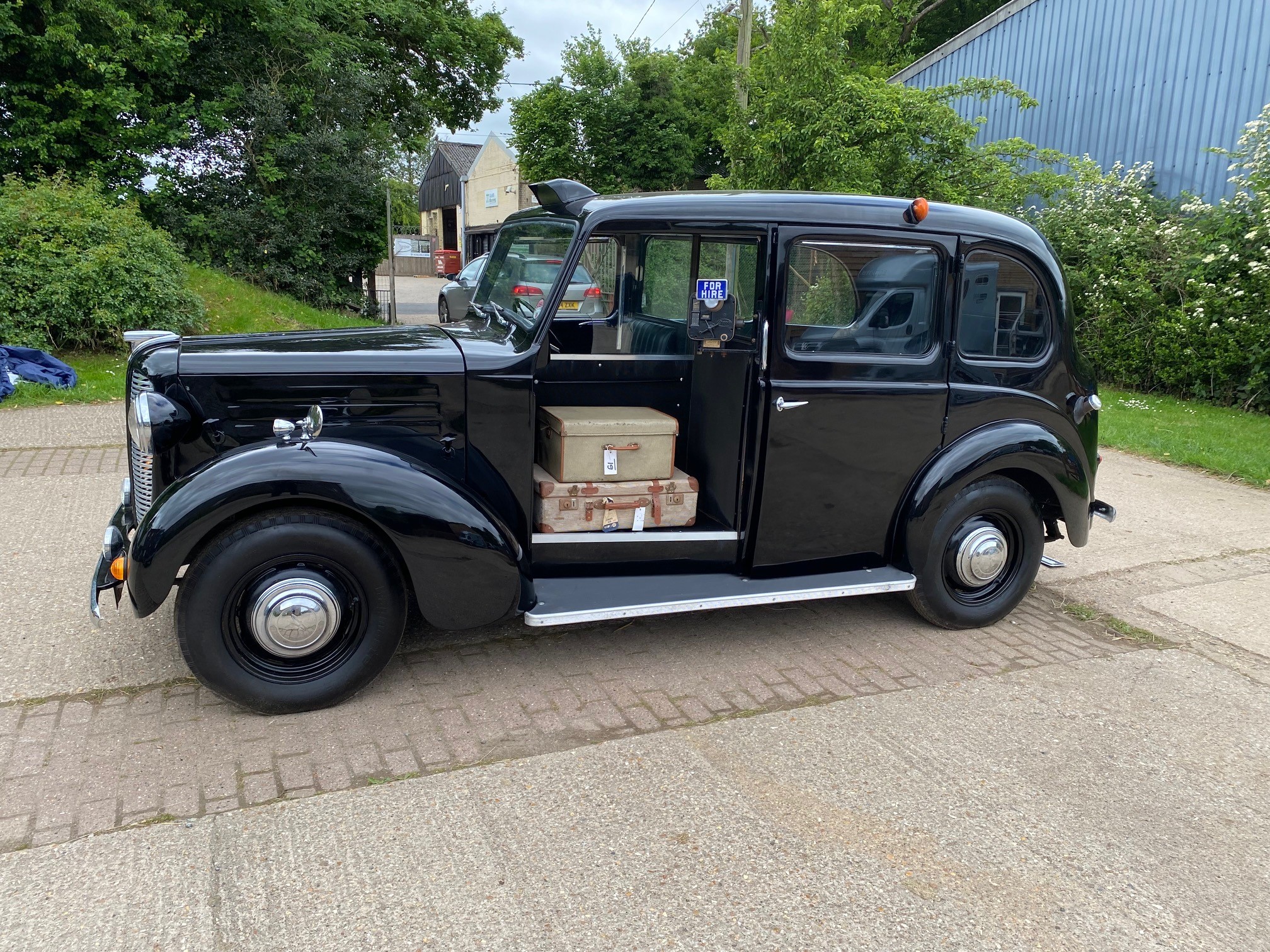 Lot 117 - 1957 Austin FX3 Taxicab