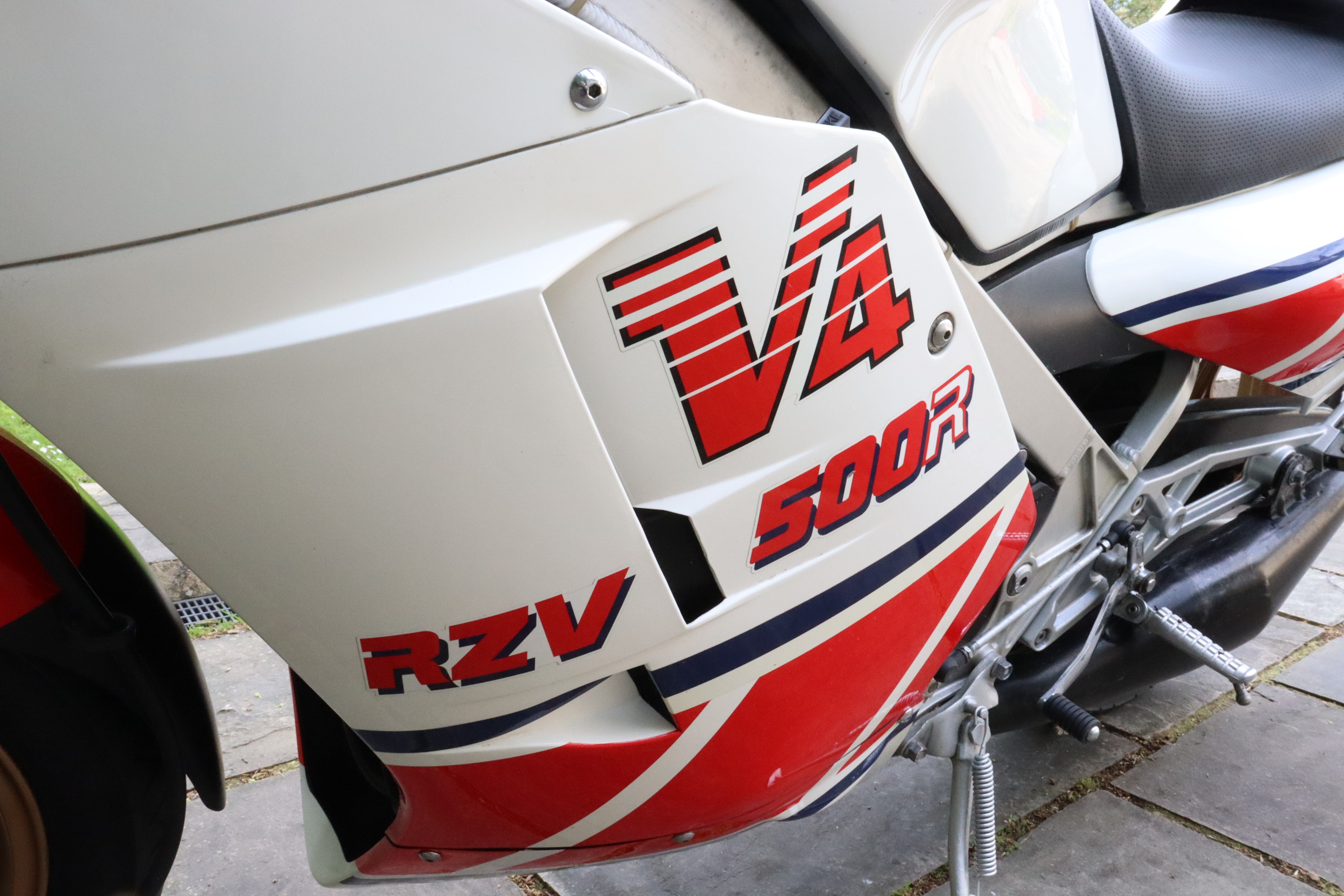 Lot 354 - 1986 Yamaha RZV500