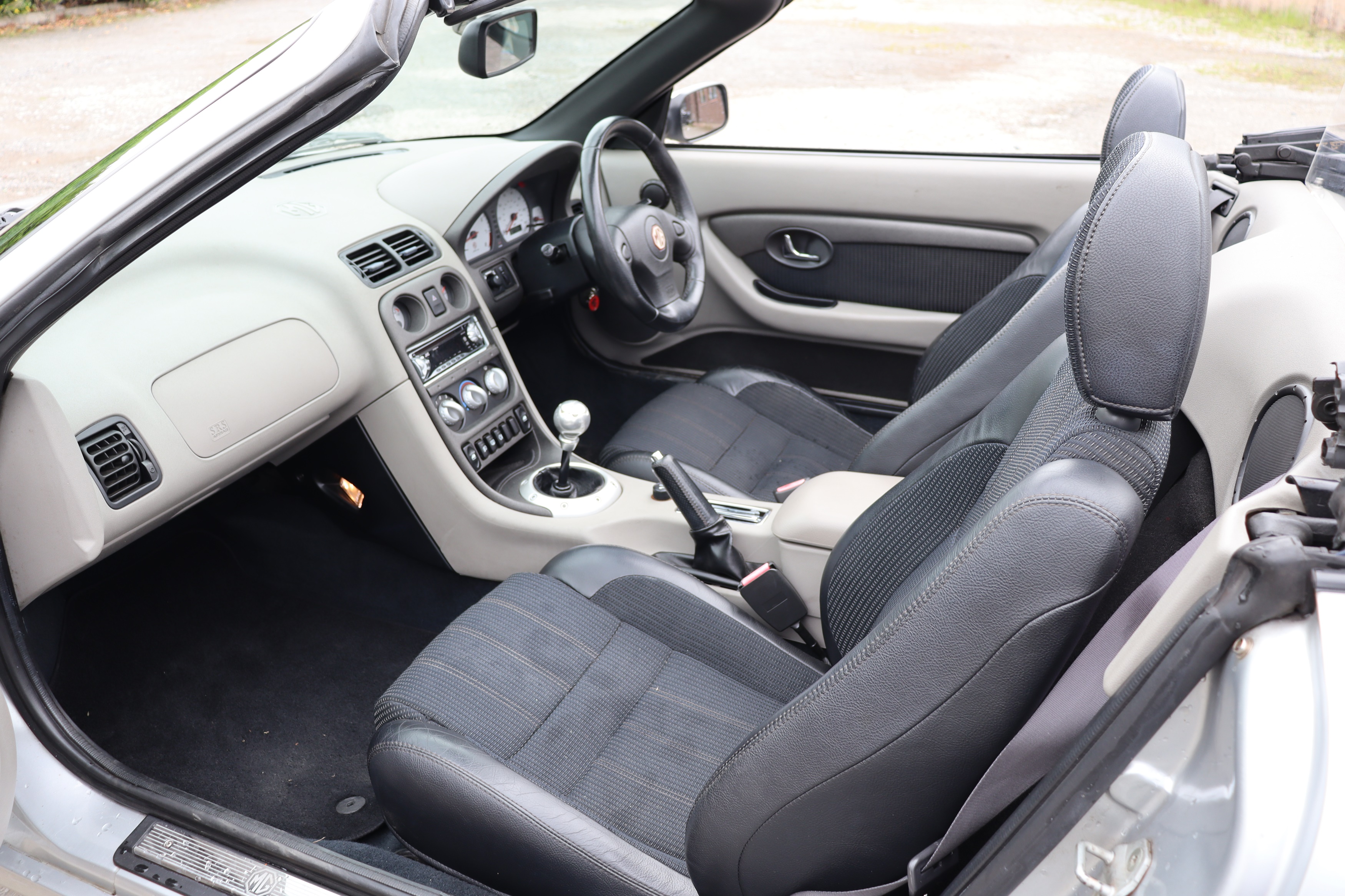 2004 MG TF 160