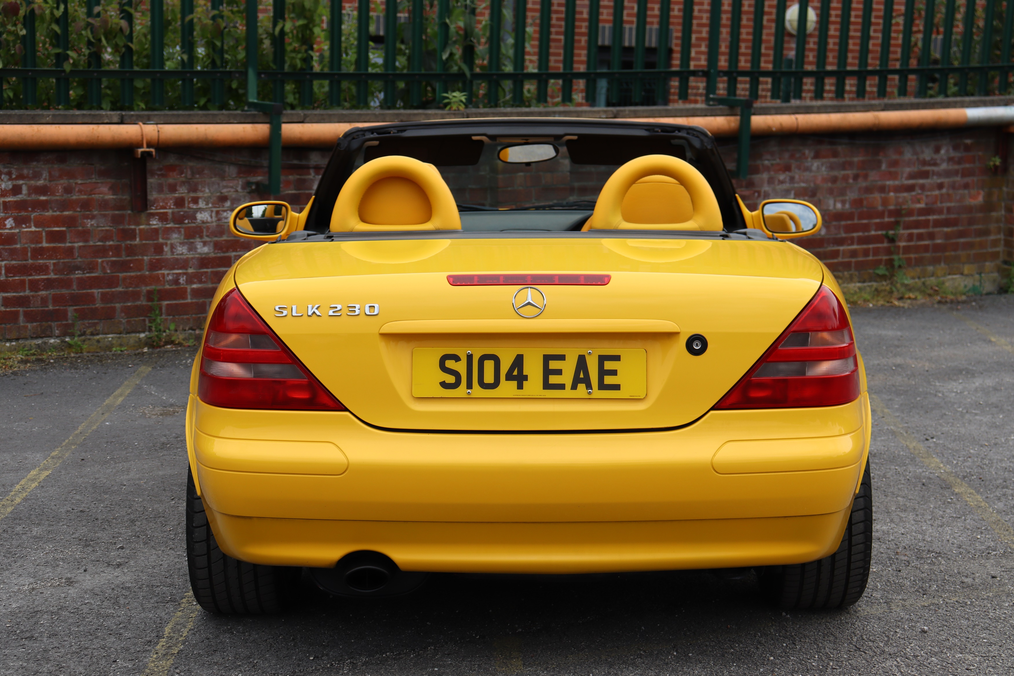 Lot 20 - 1998 Mercedes-Benz SLK 230 Kompressor Designo