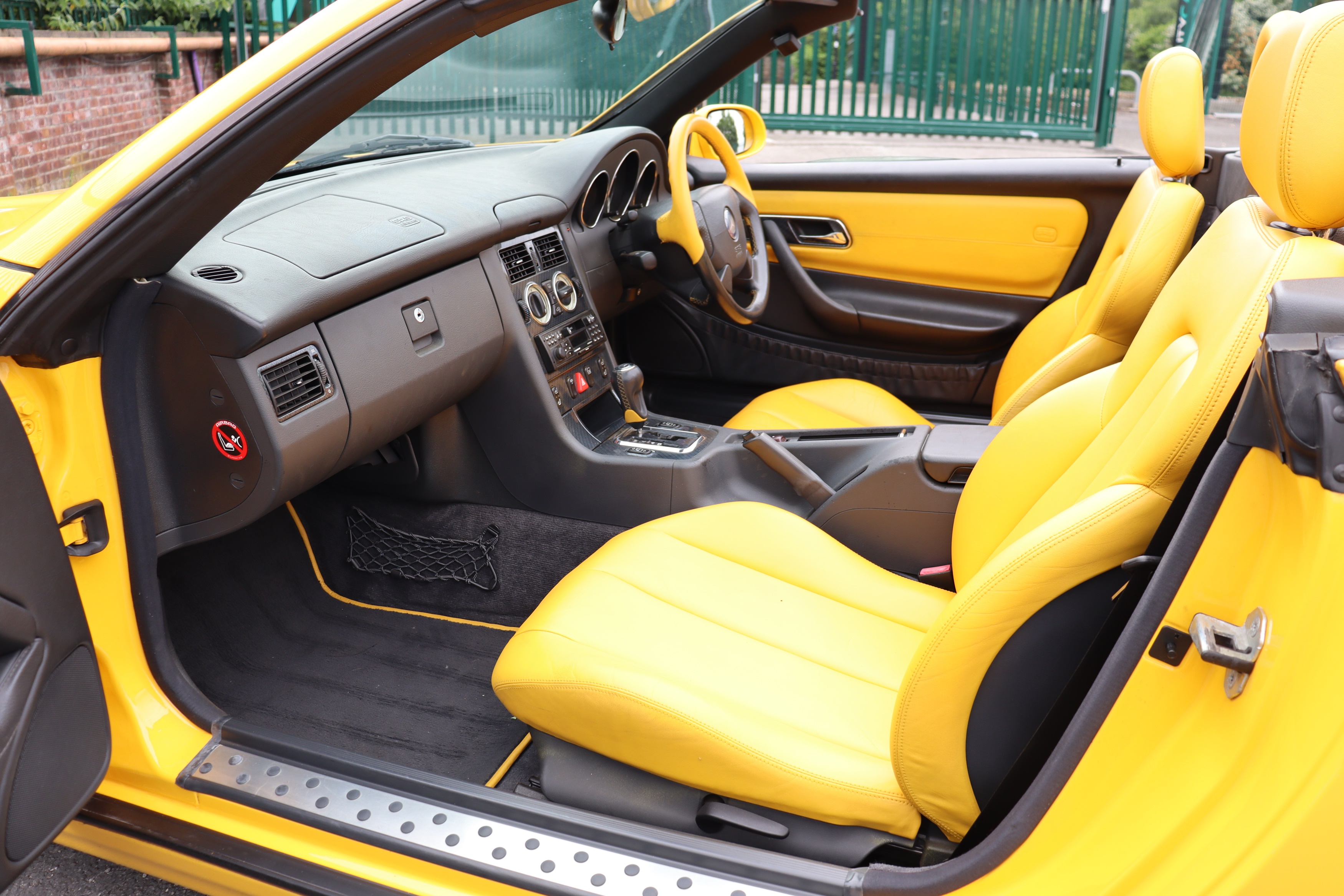 Lot 20 - 1998 Mercedes-Benz SLK 230 Kompressor Designo