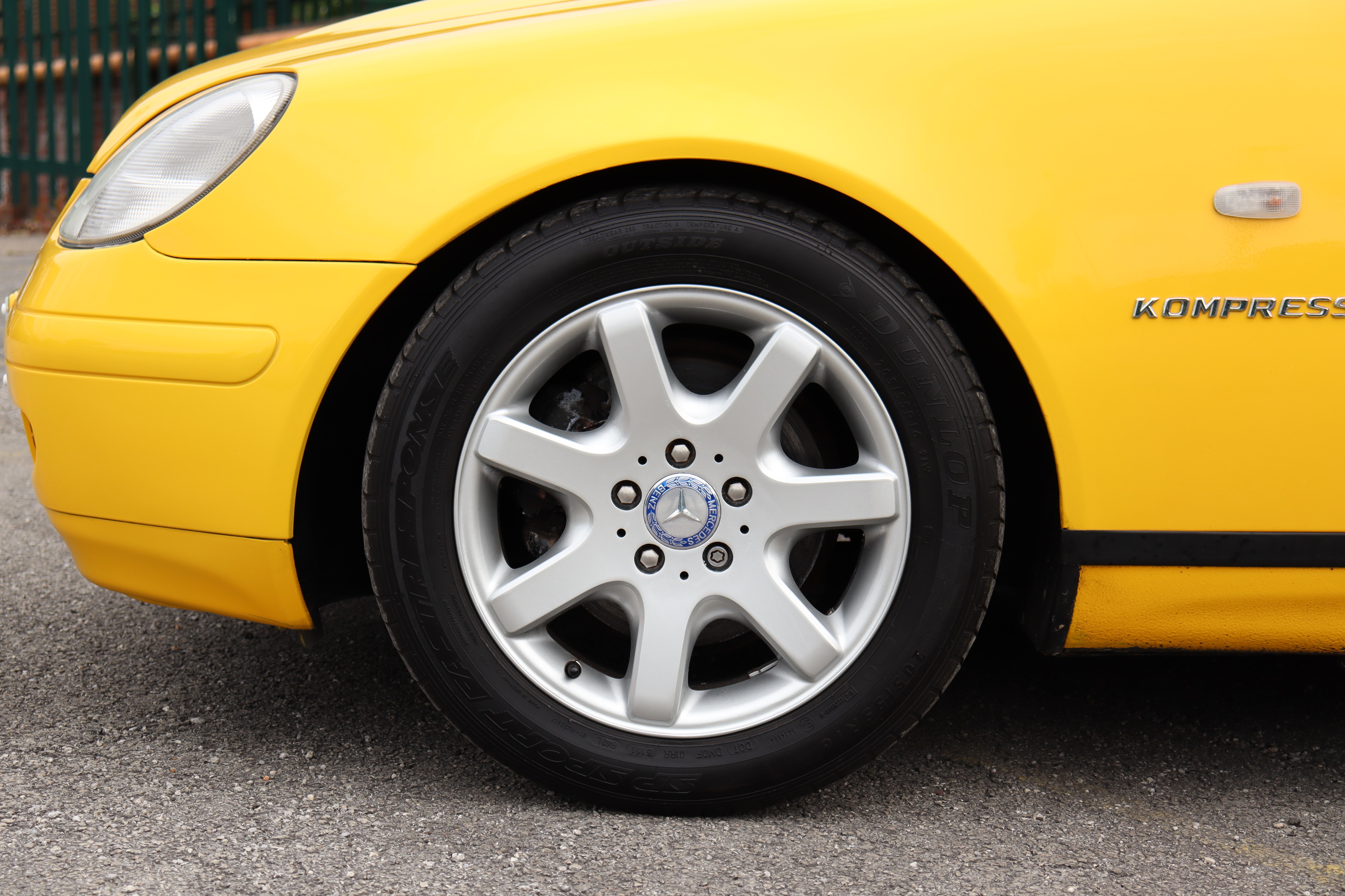 Lot 20 - 1998 Mercedes-Benz SLK 230 Kompressor Designo