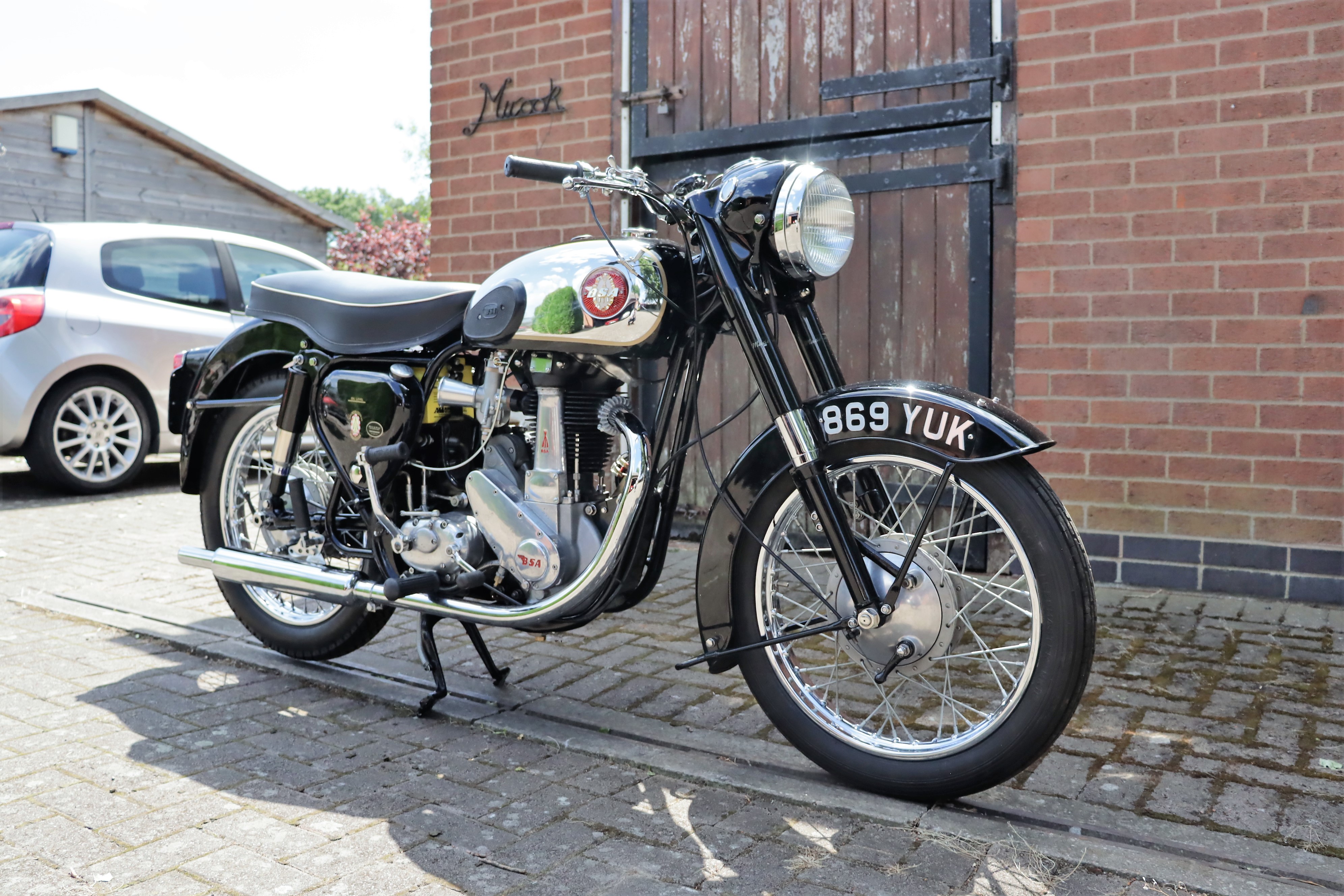 Lot 321 - 1957 BSA B31