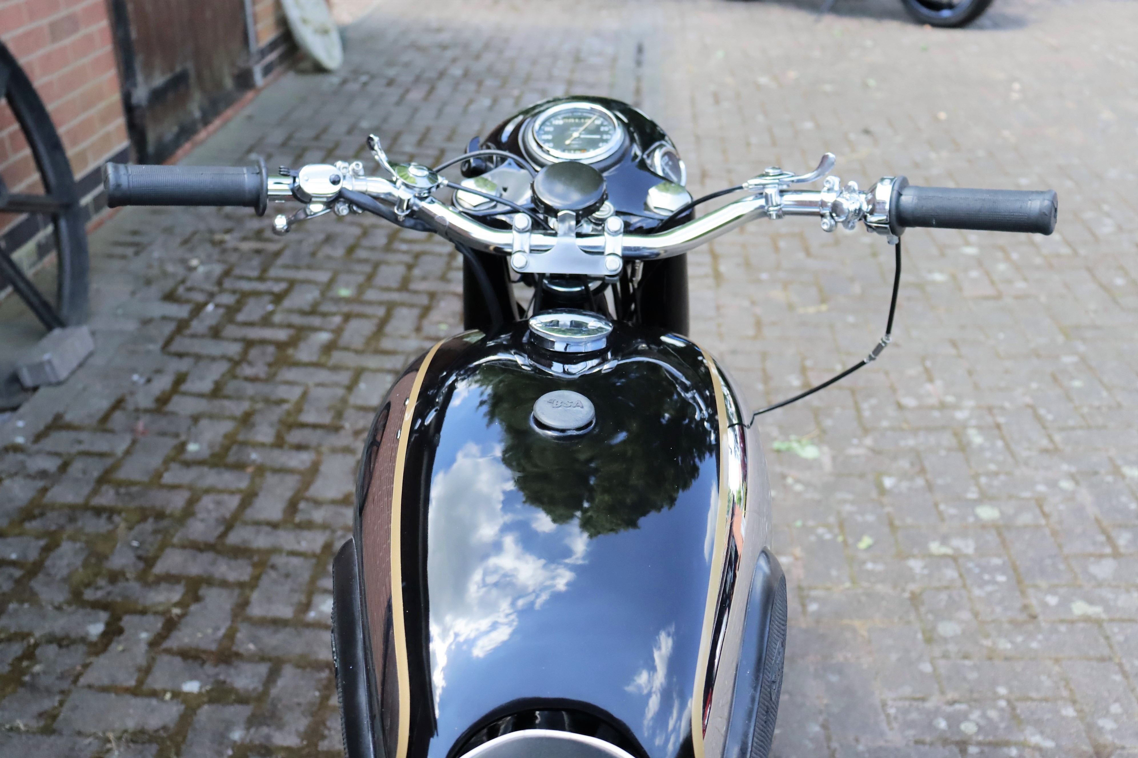 Lot 321 - 1957 BSA B31