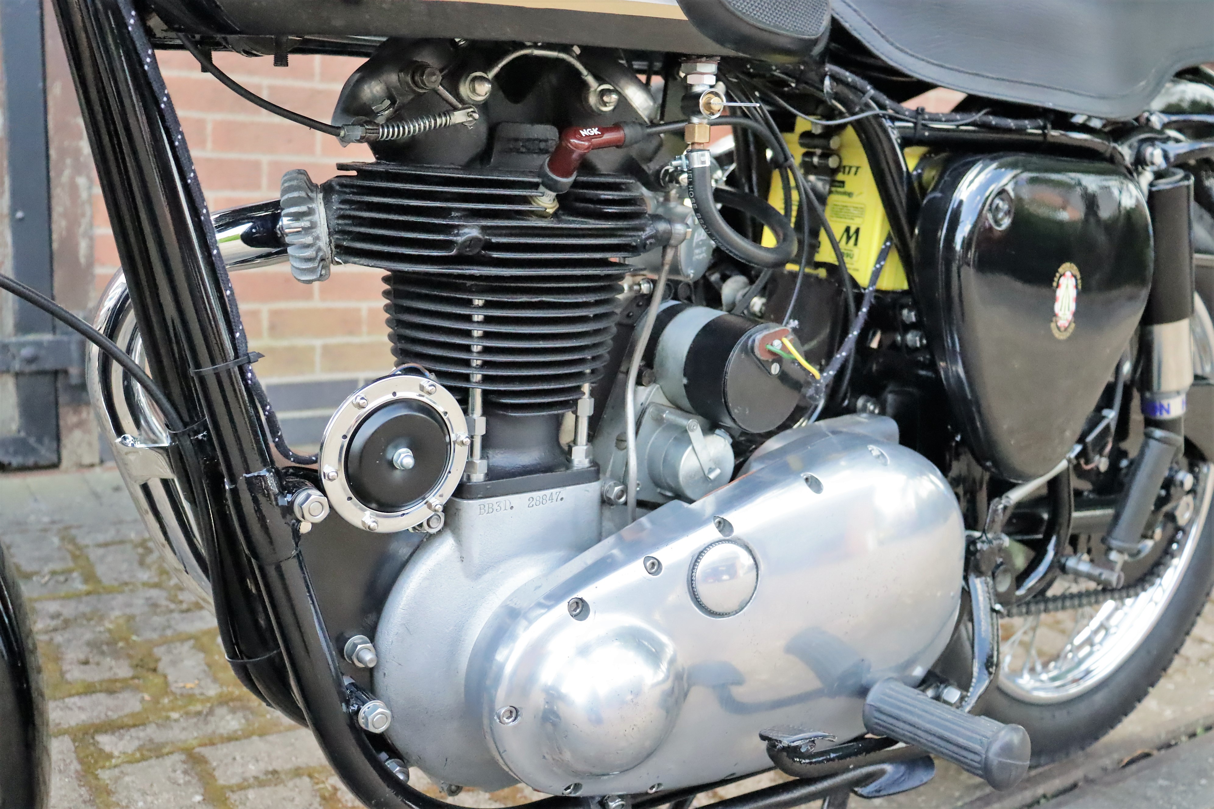 Lot 321 - 1957 BSA B31